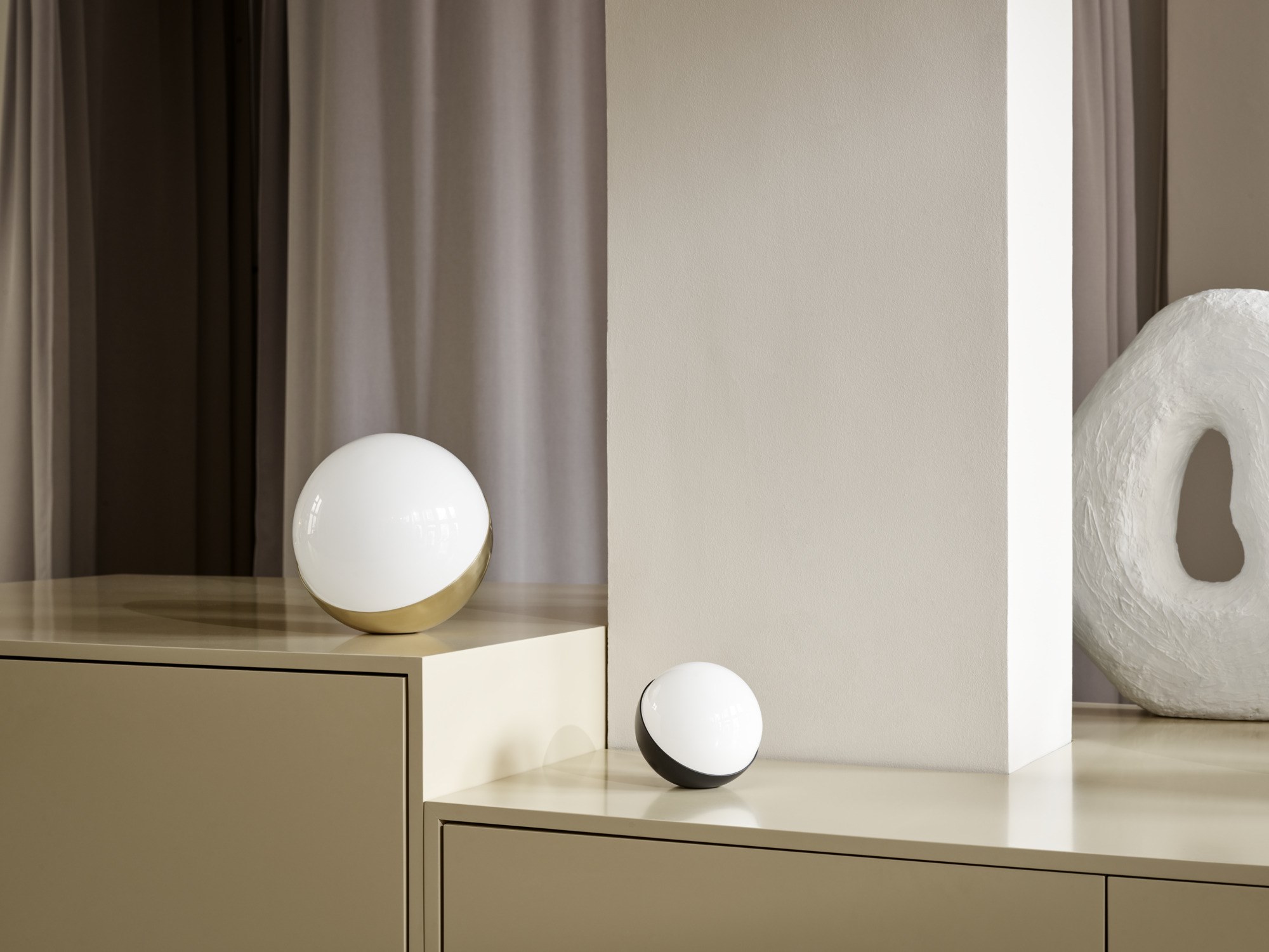 VL STUDIO | Table lamp By Louis Poulsen design Vilhelm Lauritzen
