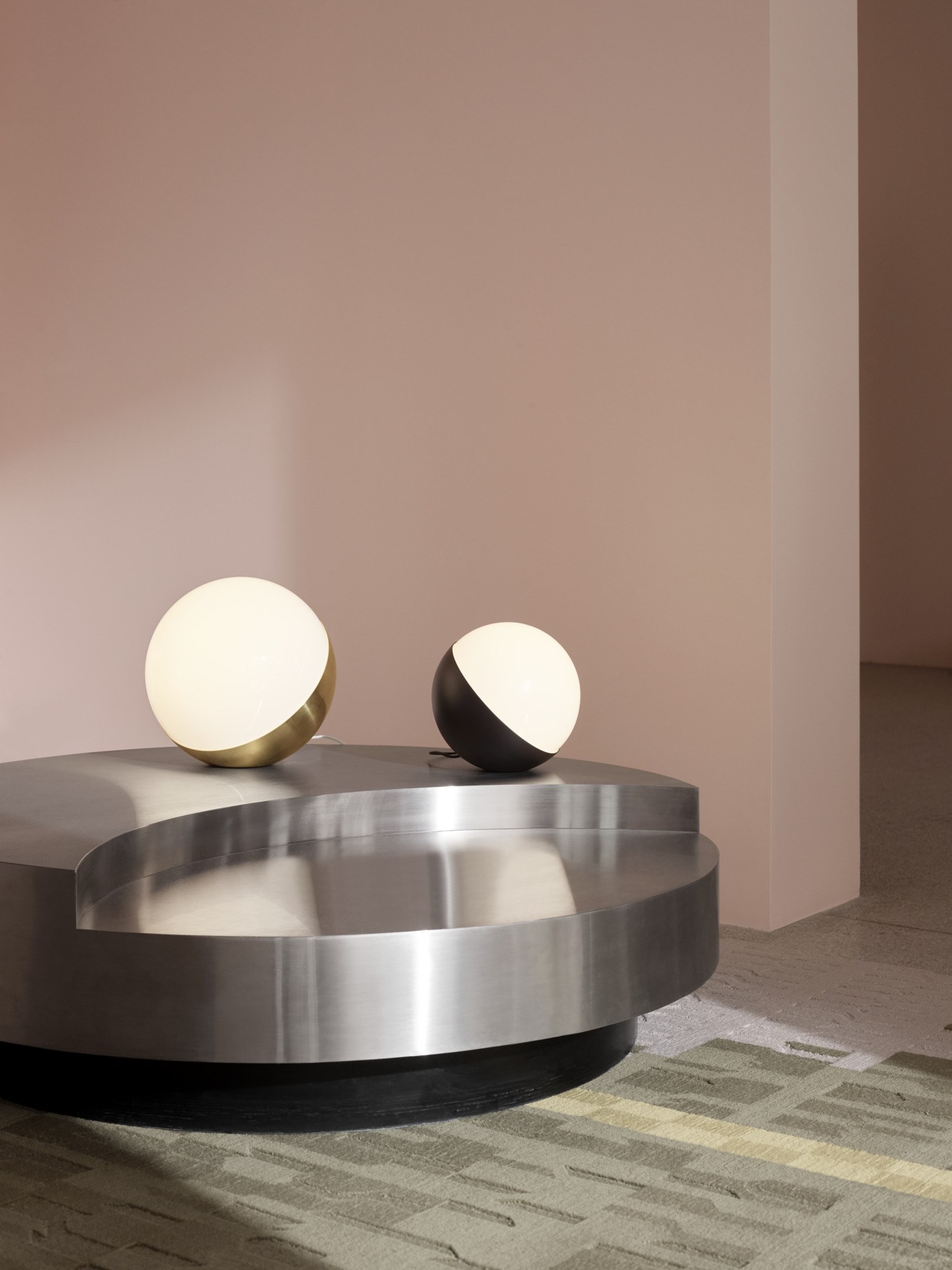 VL STUDIO | Table lamp By Louis Poulsen design Vilhelm Lauritzen