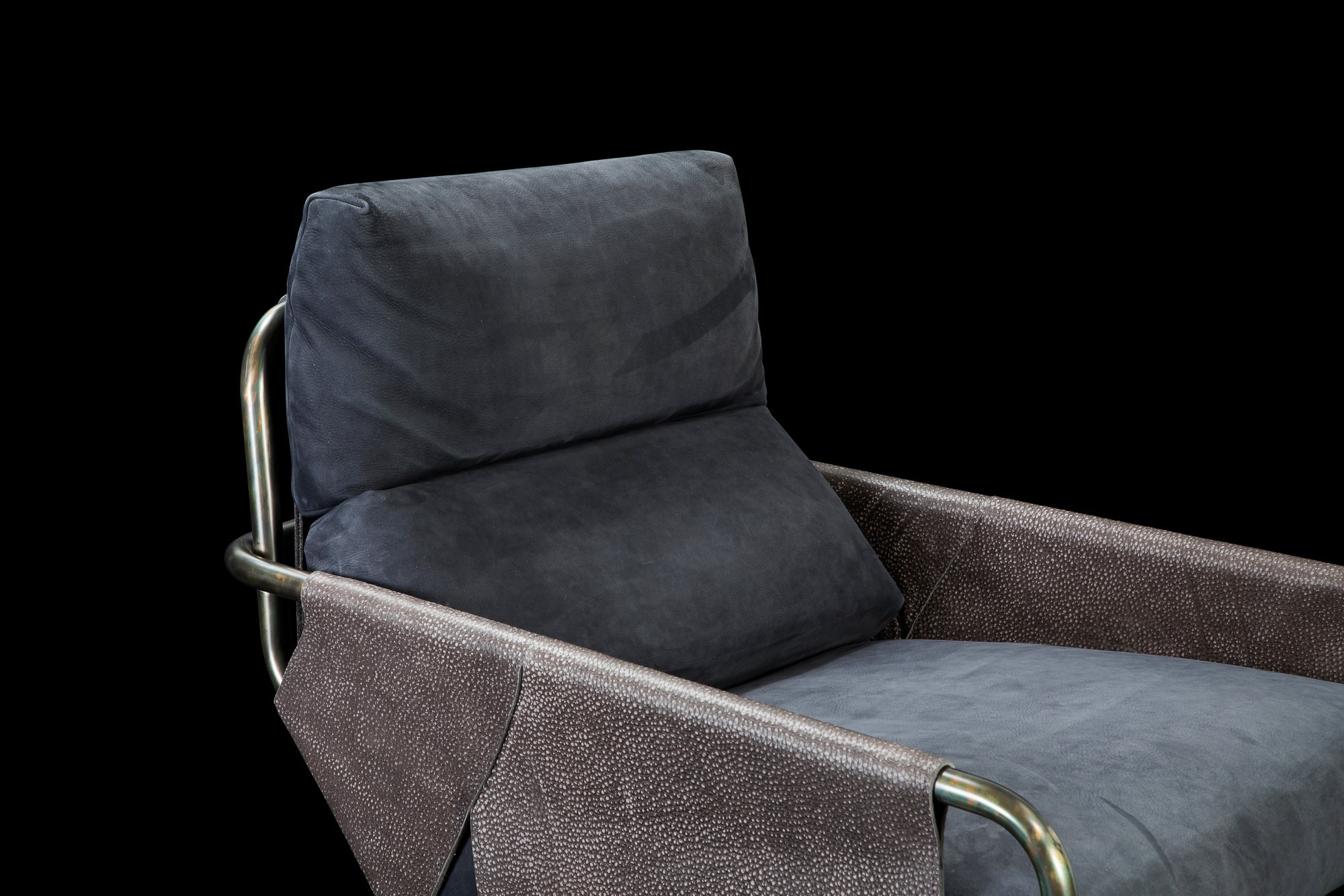 VOYAGE Swivel leather armchair with armrests By Henge | design Massimo ...