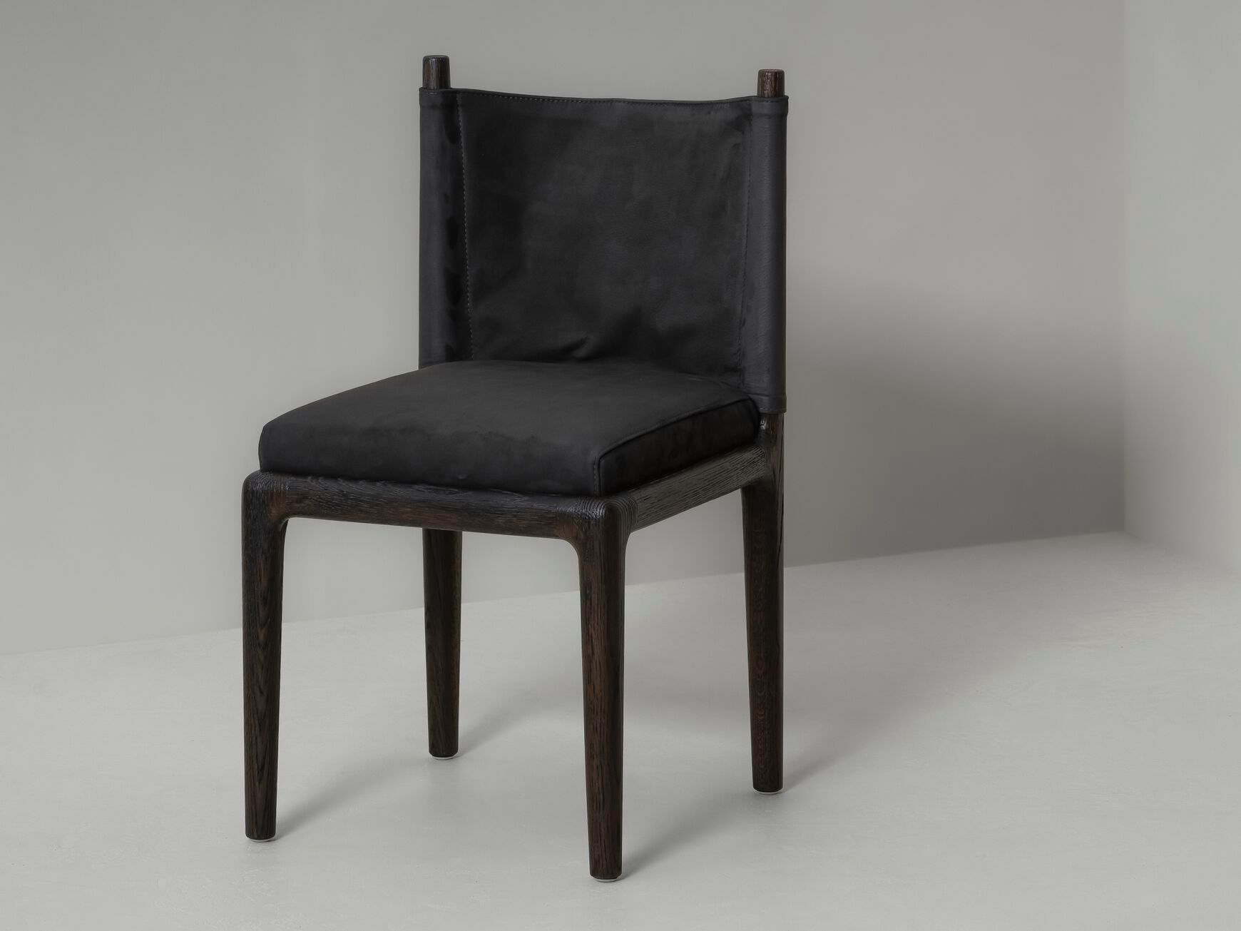 ABI Leather chair By Van Rossum | design Christophe Delcourt