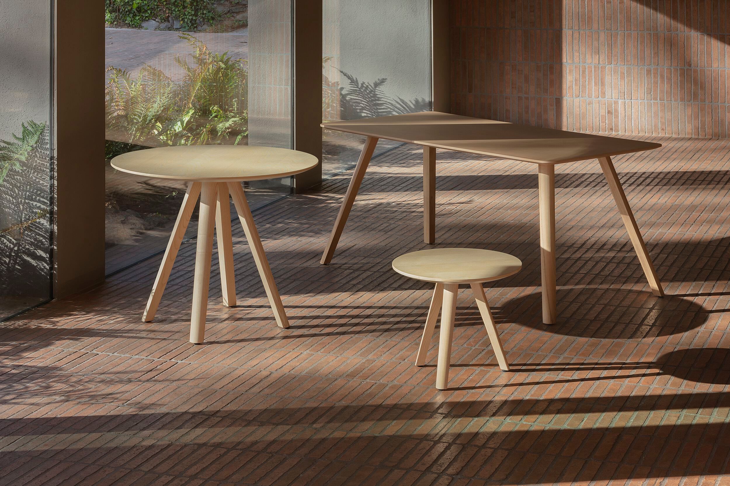 TAU Round MDF table By Vergés