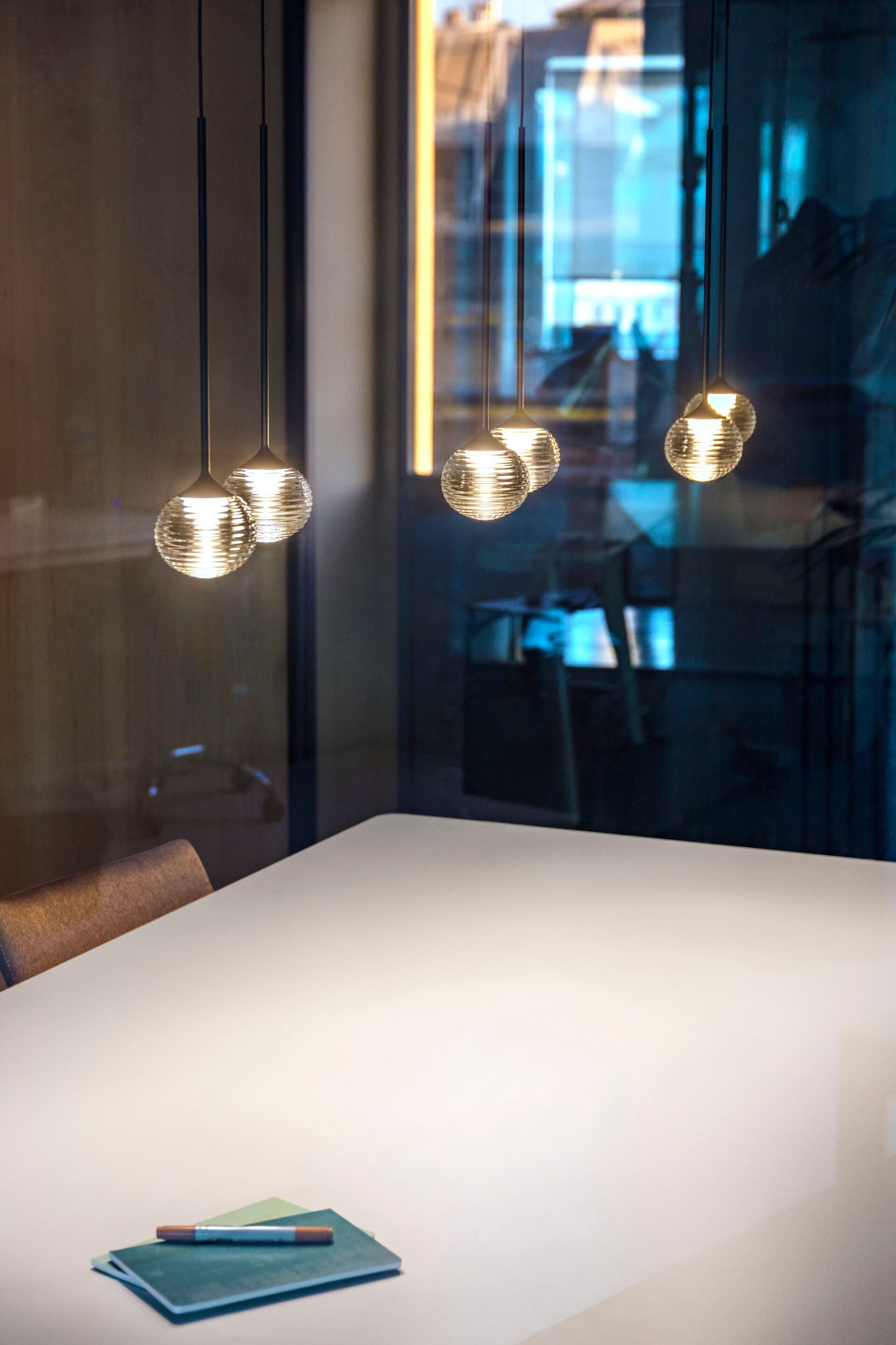 ALGORITHM Blown glass pendant lamp By Vibia | design Toan Nguyen