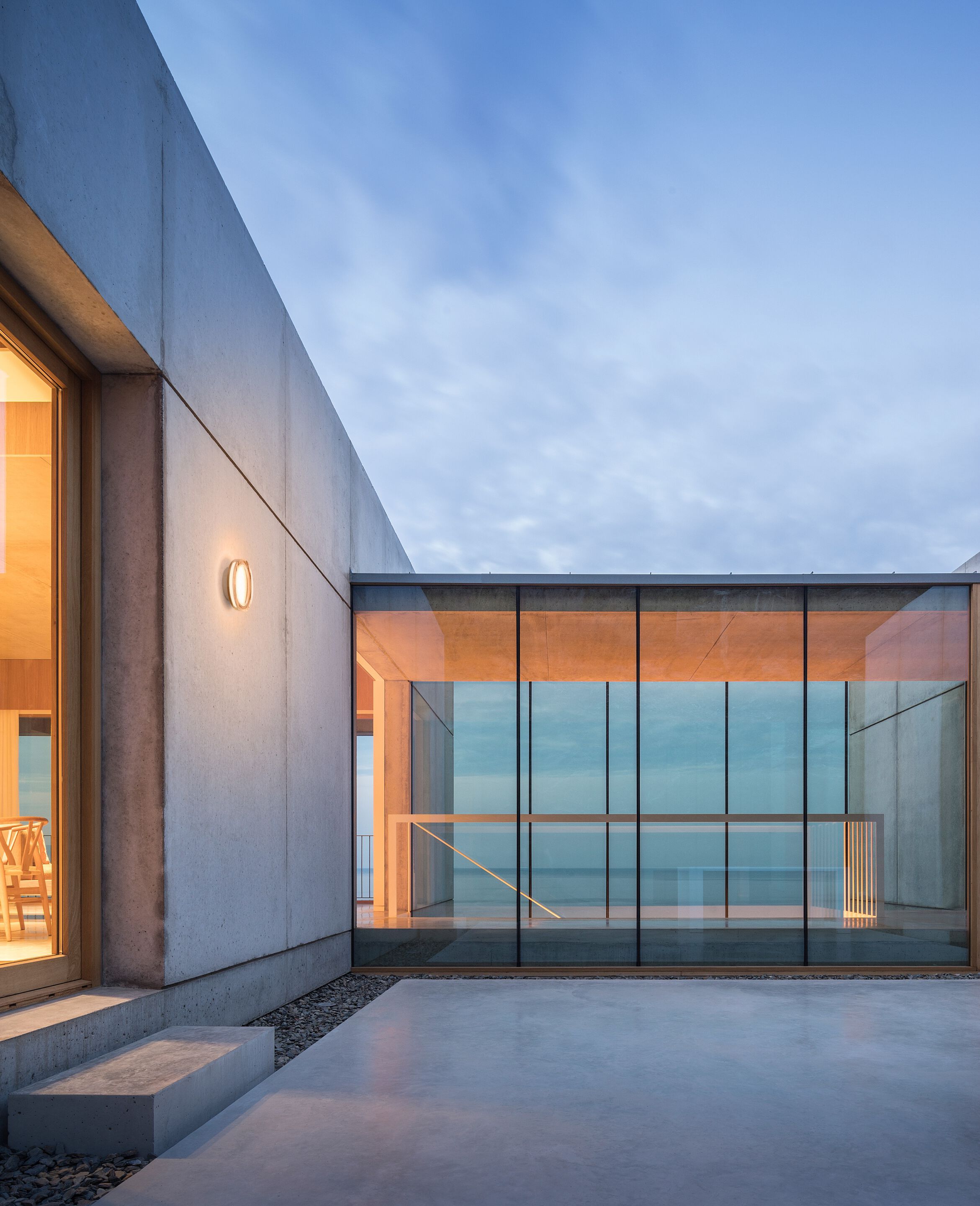 DOTS GLASS LED glass and aluminium wall lamp By Vibia