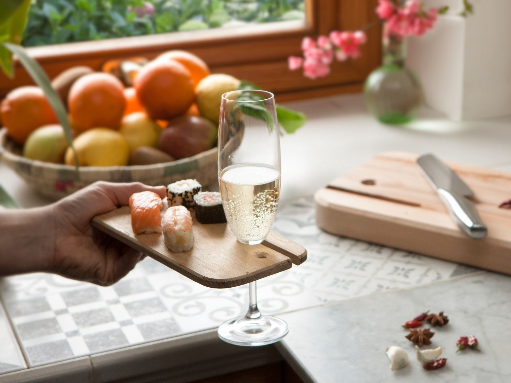 WALLY COCKTAIL chopping board By Xilolab