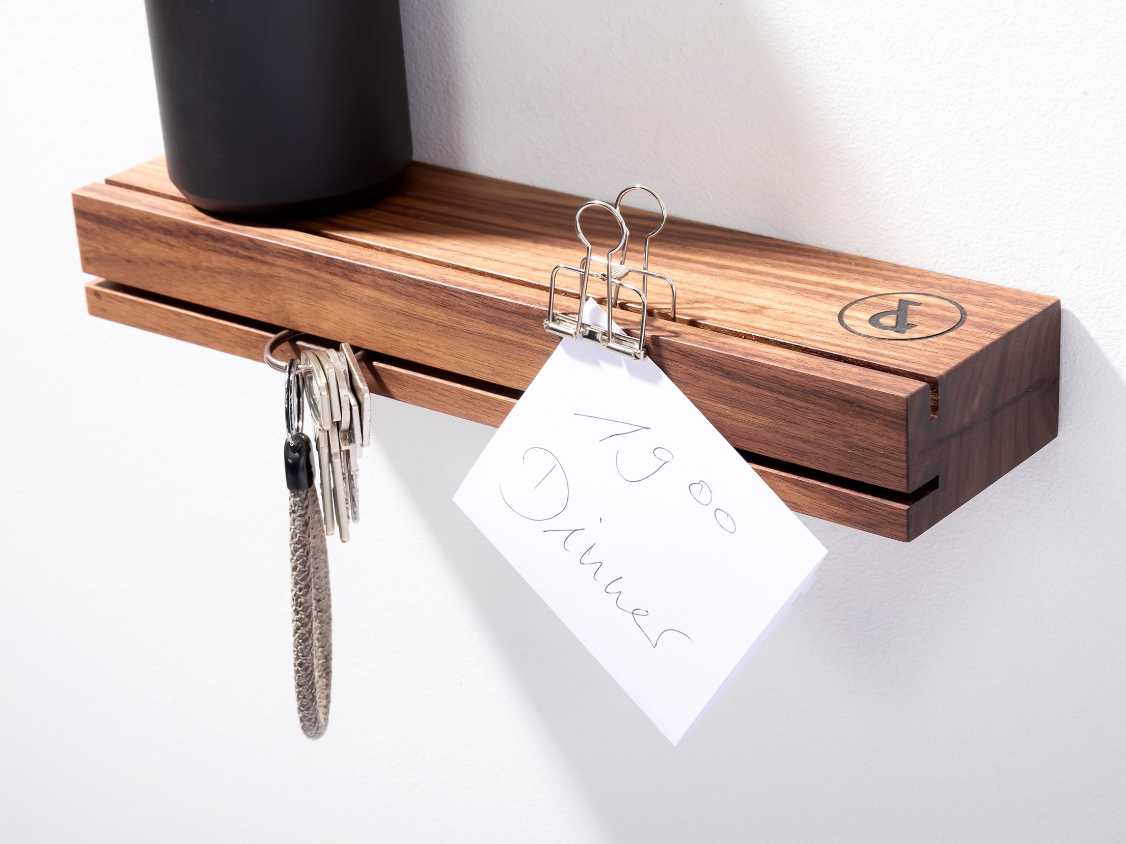 WALNUT KEY HOLDER #01 Wall shelf By weld & co