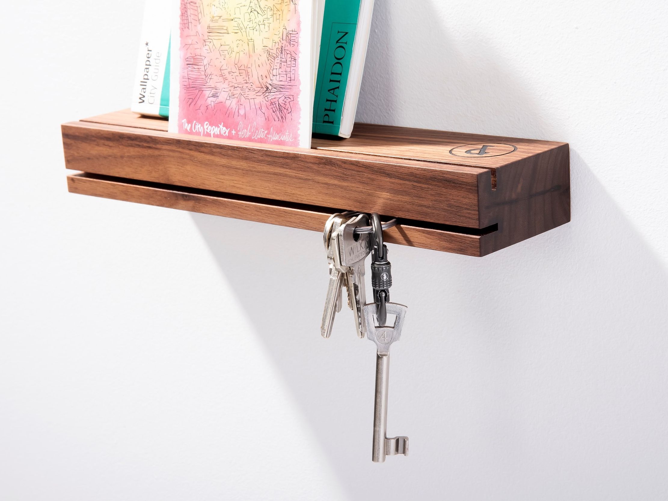 WALNUT KEY HOLDER #01 Wall shelf By weld & co