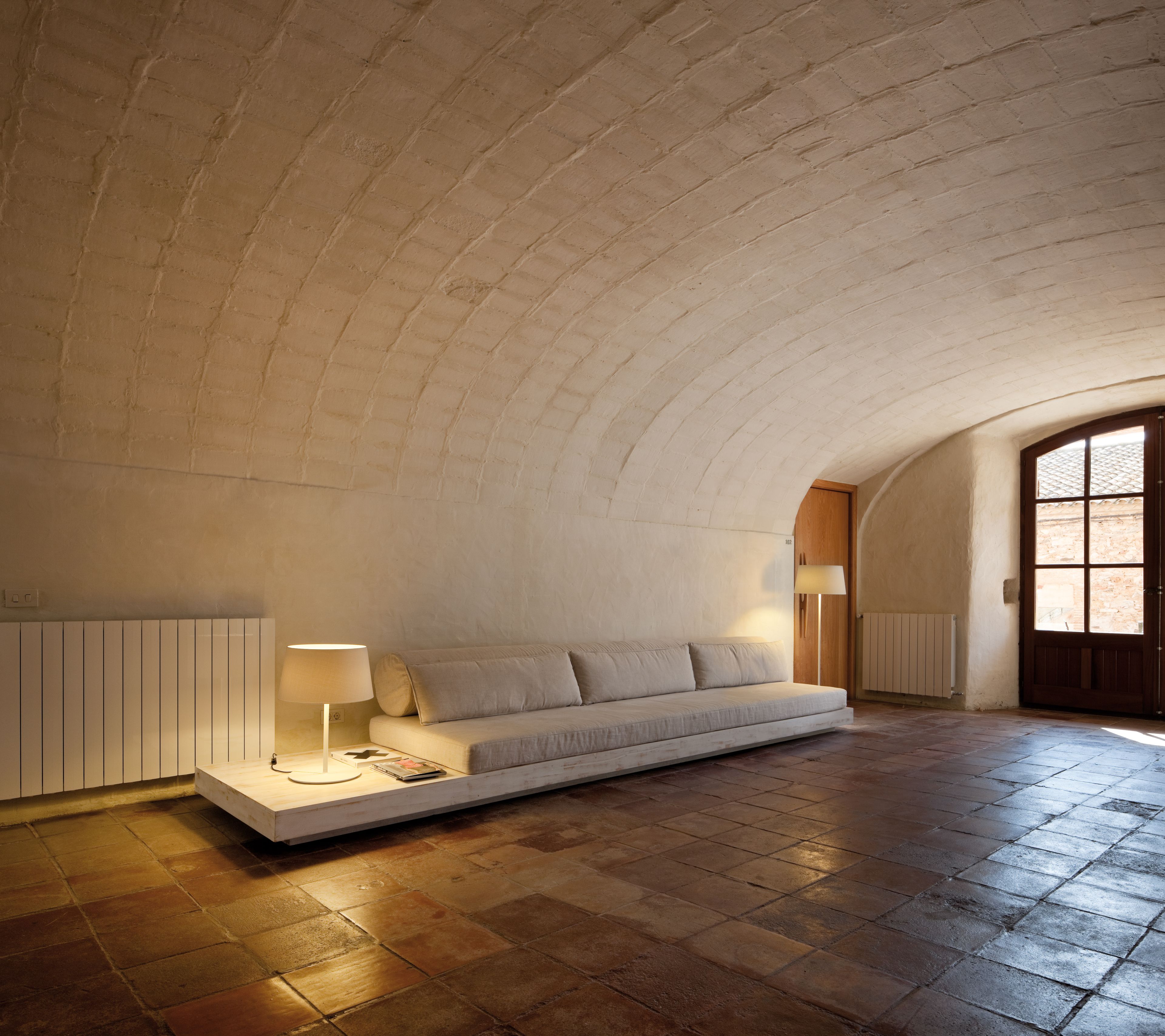 WARM 4906 Floor lamp By Vibia