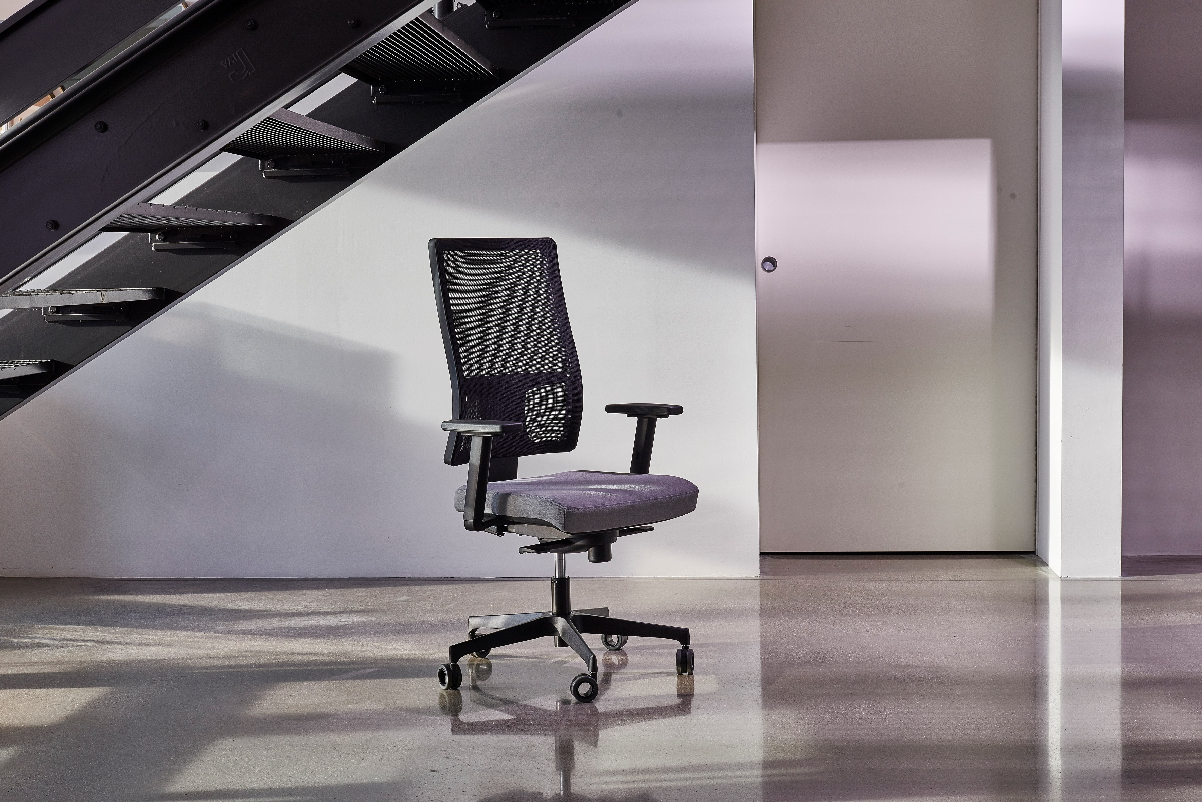 WASHINGTON Office chair with armrests with 5-Spoke base By AP Factor