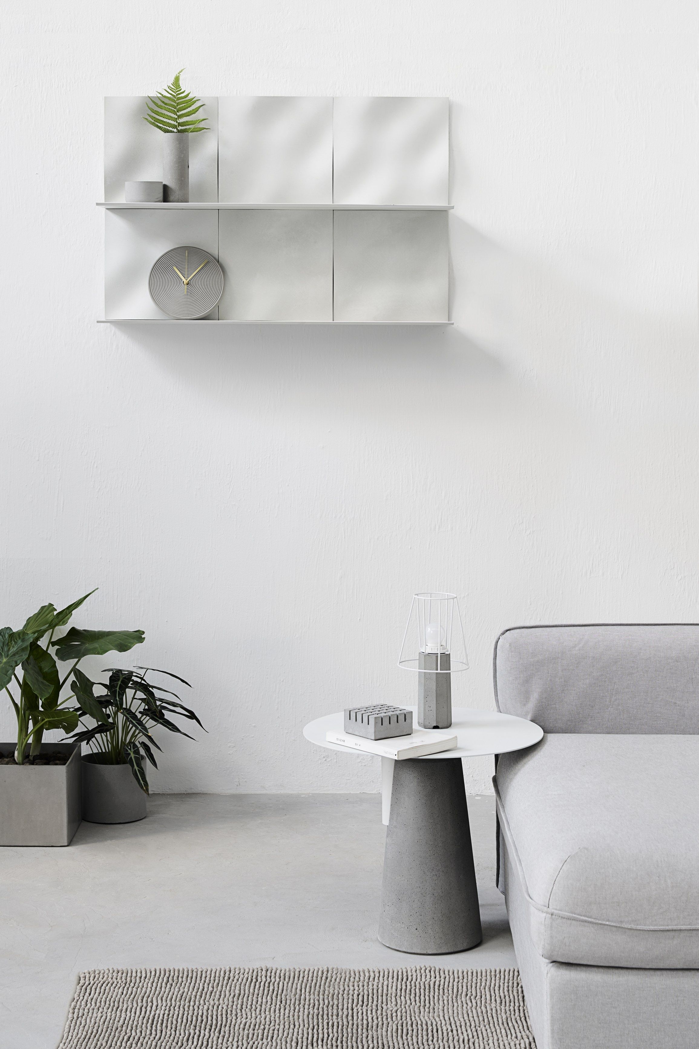 WAVE Concrete wall shelf By Bentu Design