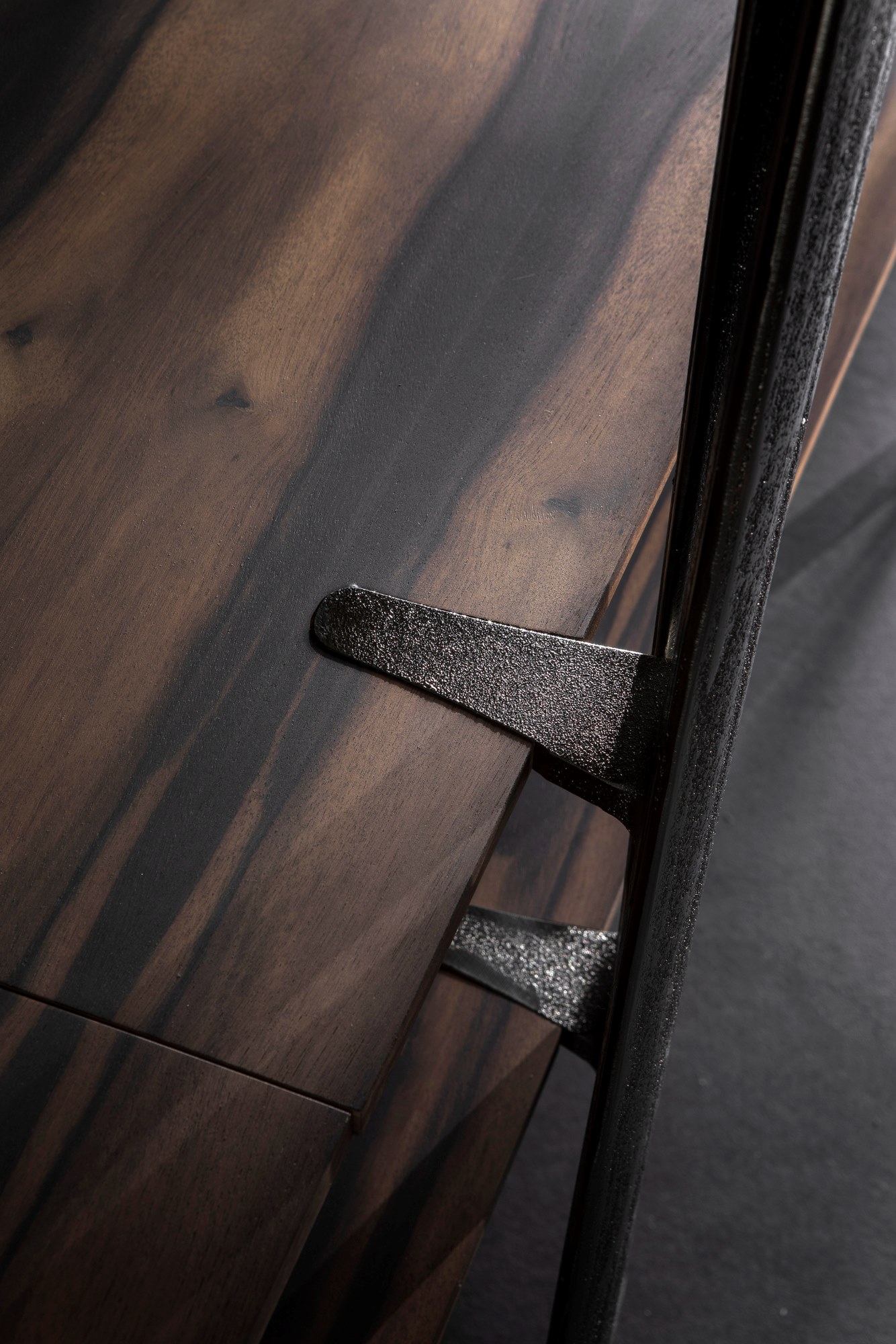 WEB 书柜 By Henge | design Massimo Castagna