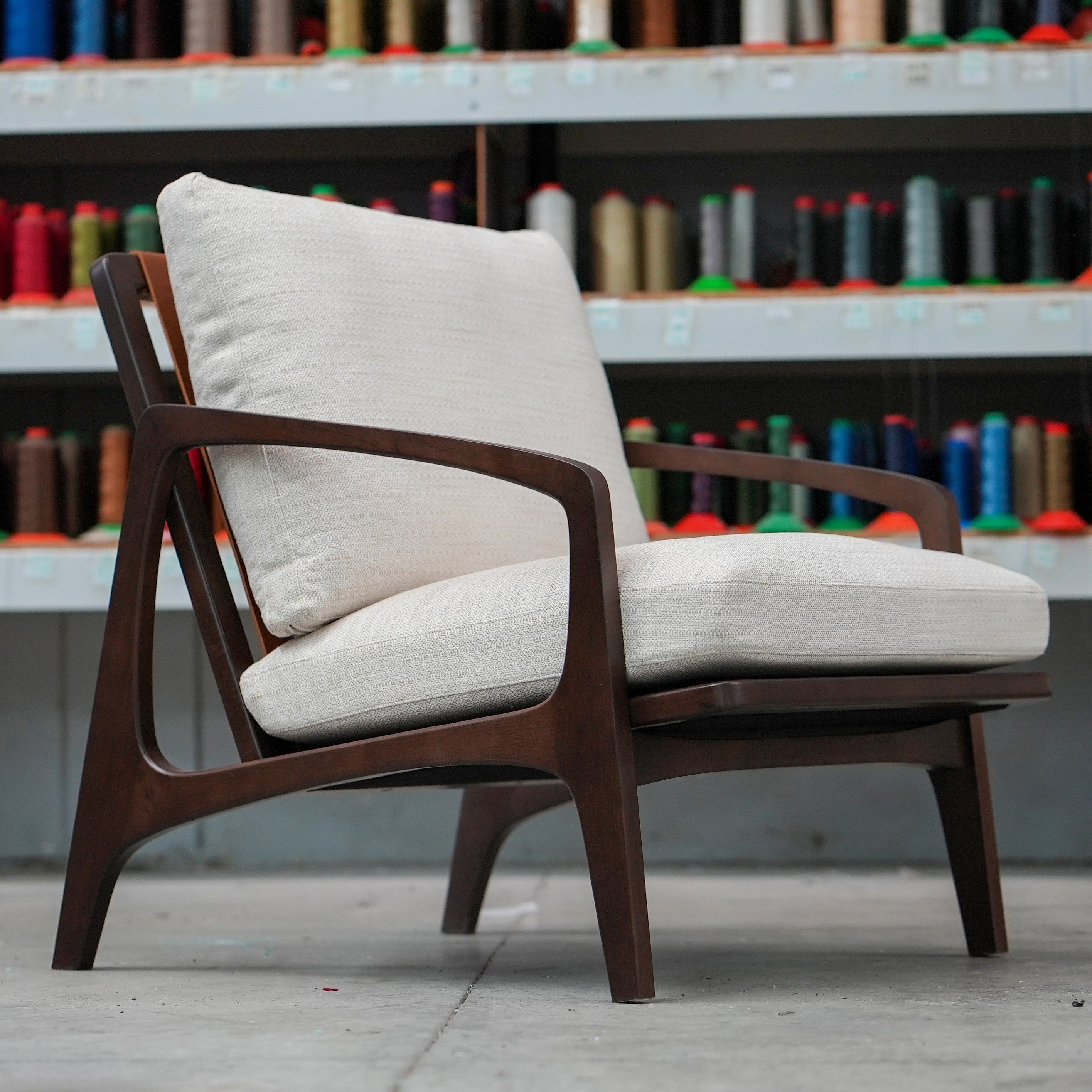 WILLIAM LOUNGE Armchair By Hatt