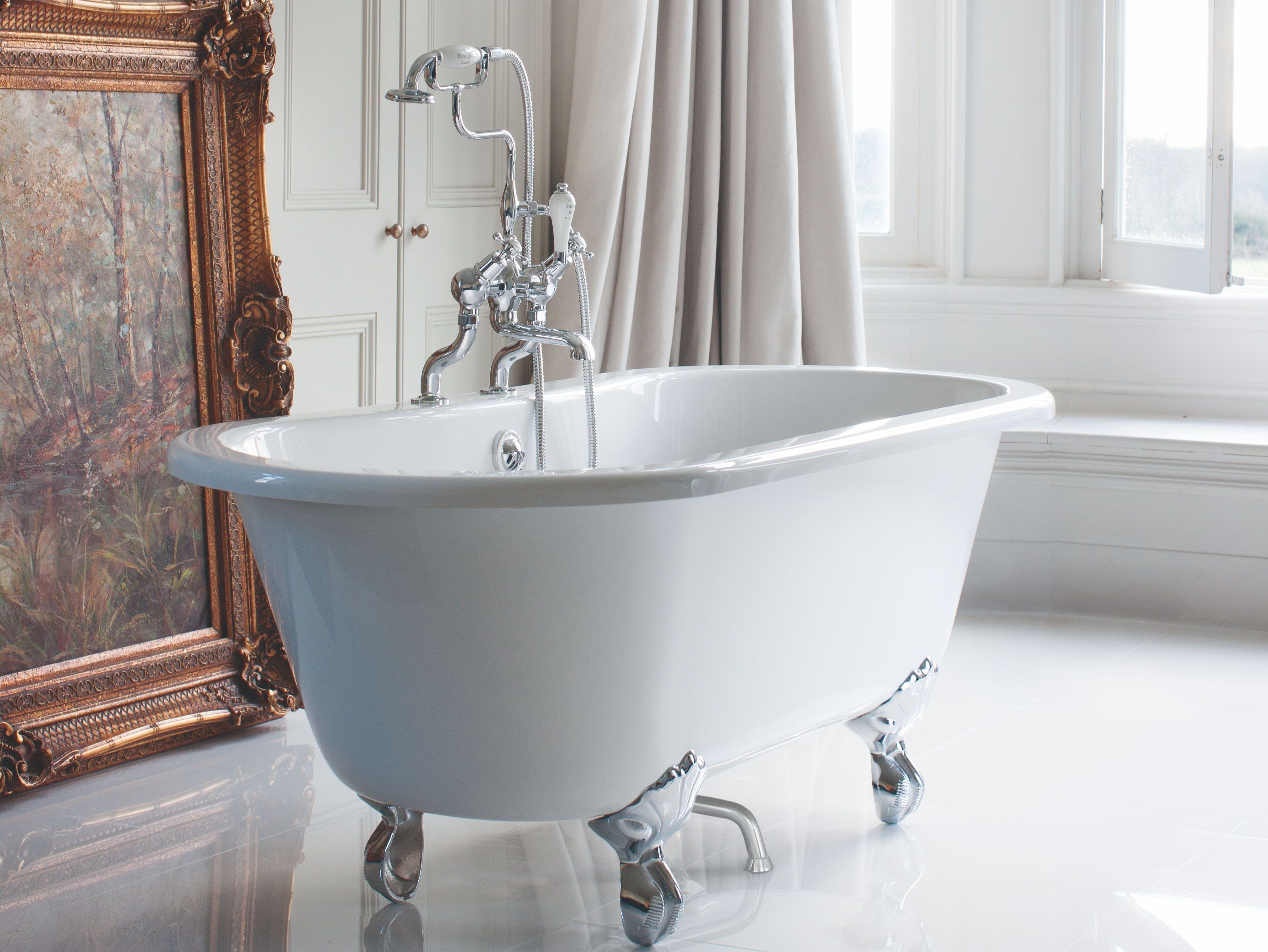 WINDSOR Oval acrylic bathtub on legs By Burlington Bathrooms