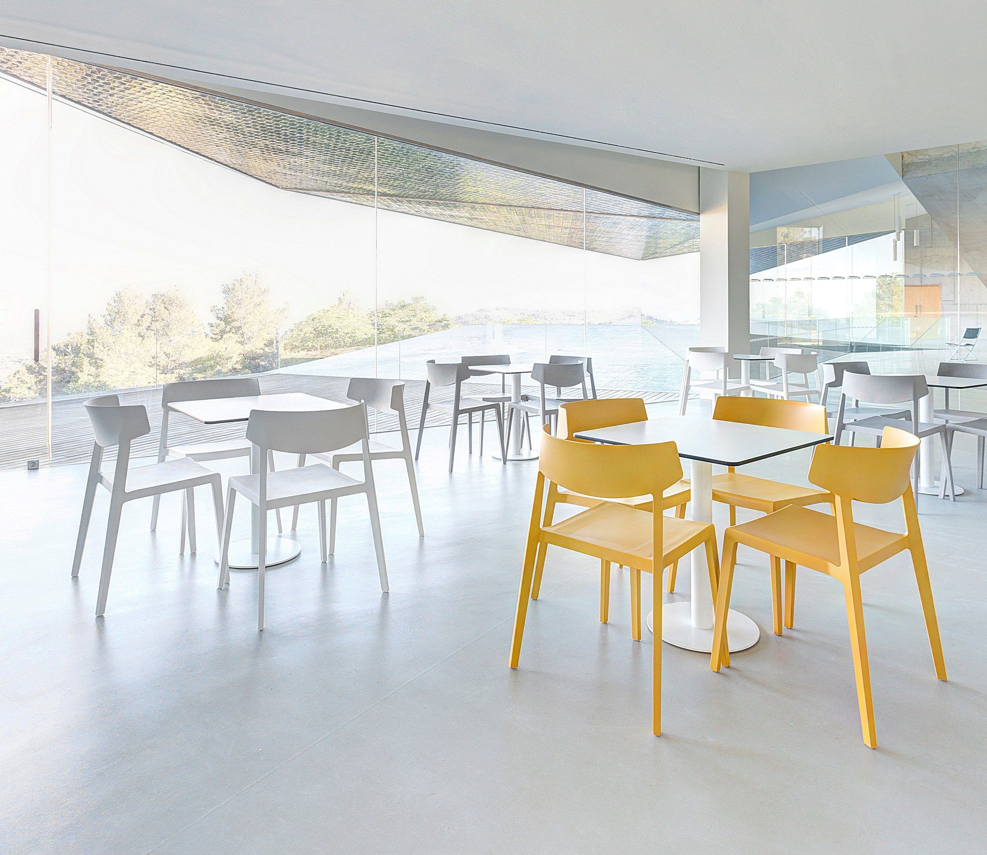 WING Stackable polypropylene chair By ACTIU | design Ramos&Bassols