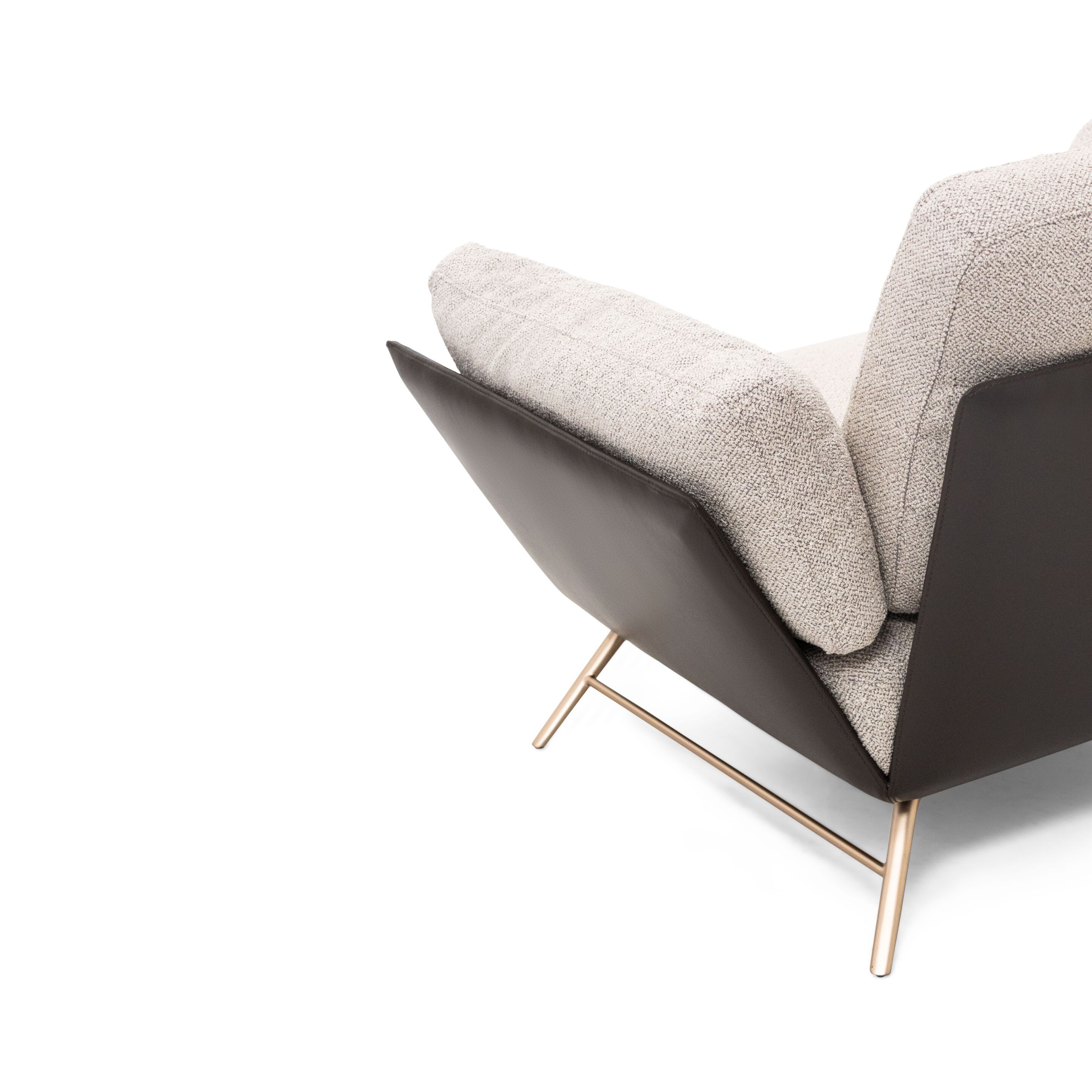 WE-001 Sillón de tela con brazos By Wayne Enterprises Home Collection