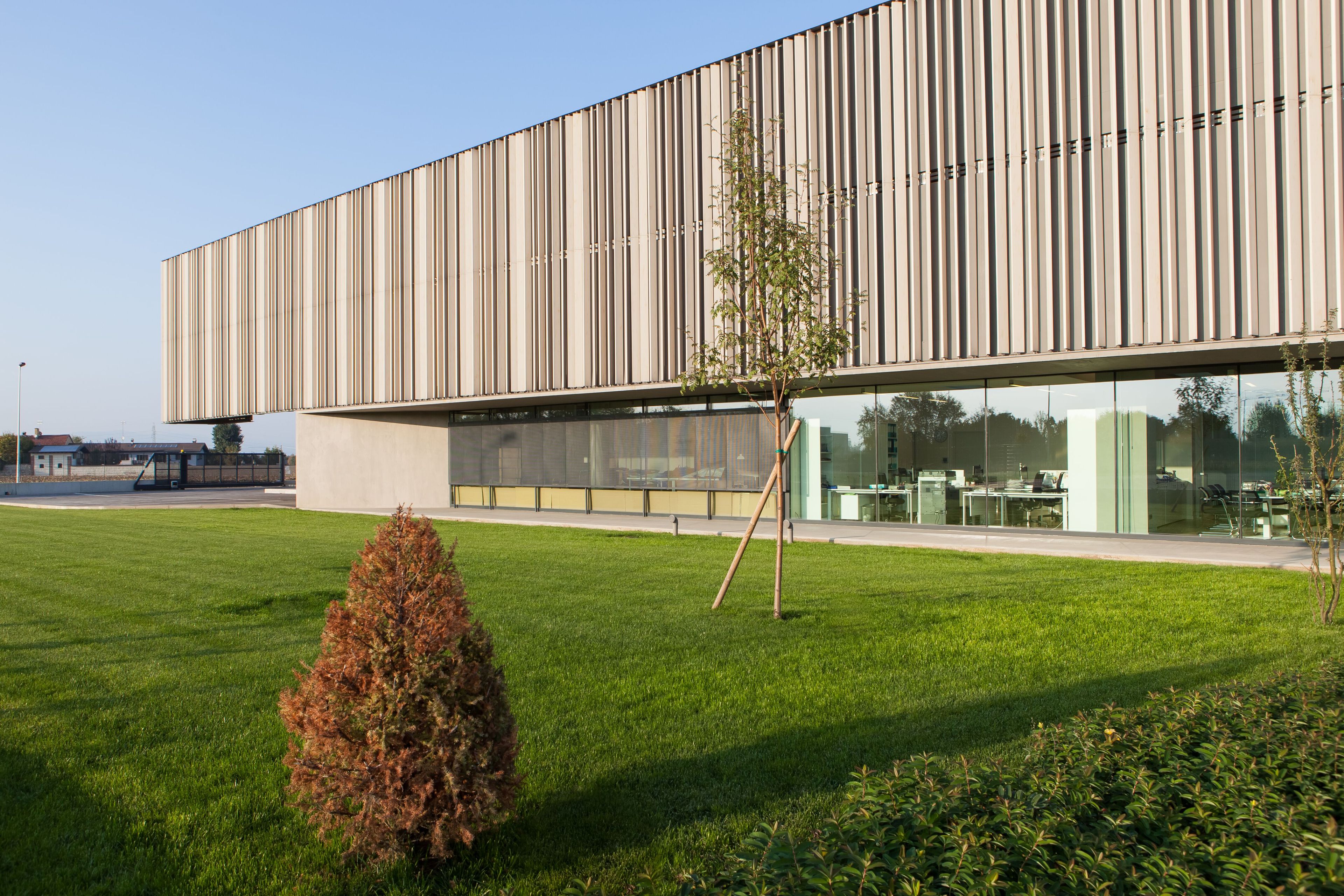 WOODN VERSATILIS JF18041 Composite wood solar shading By Woodn Greenwood