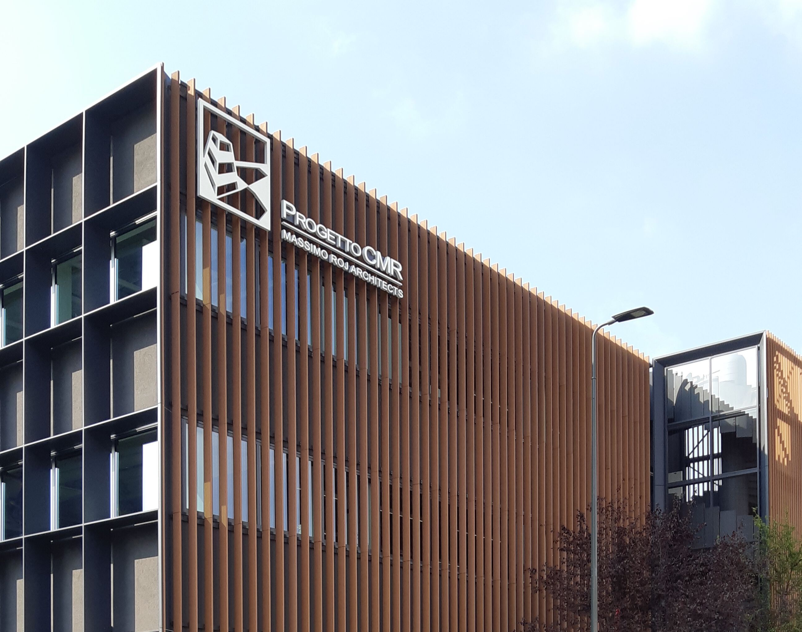 WOODN VERSATILIS JF18041 Composite wood solar shading By Woodn Greenwood