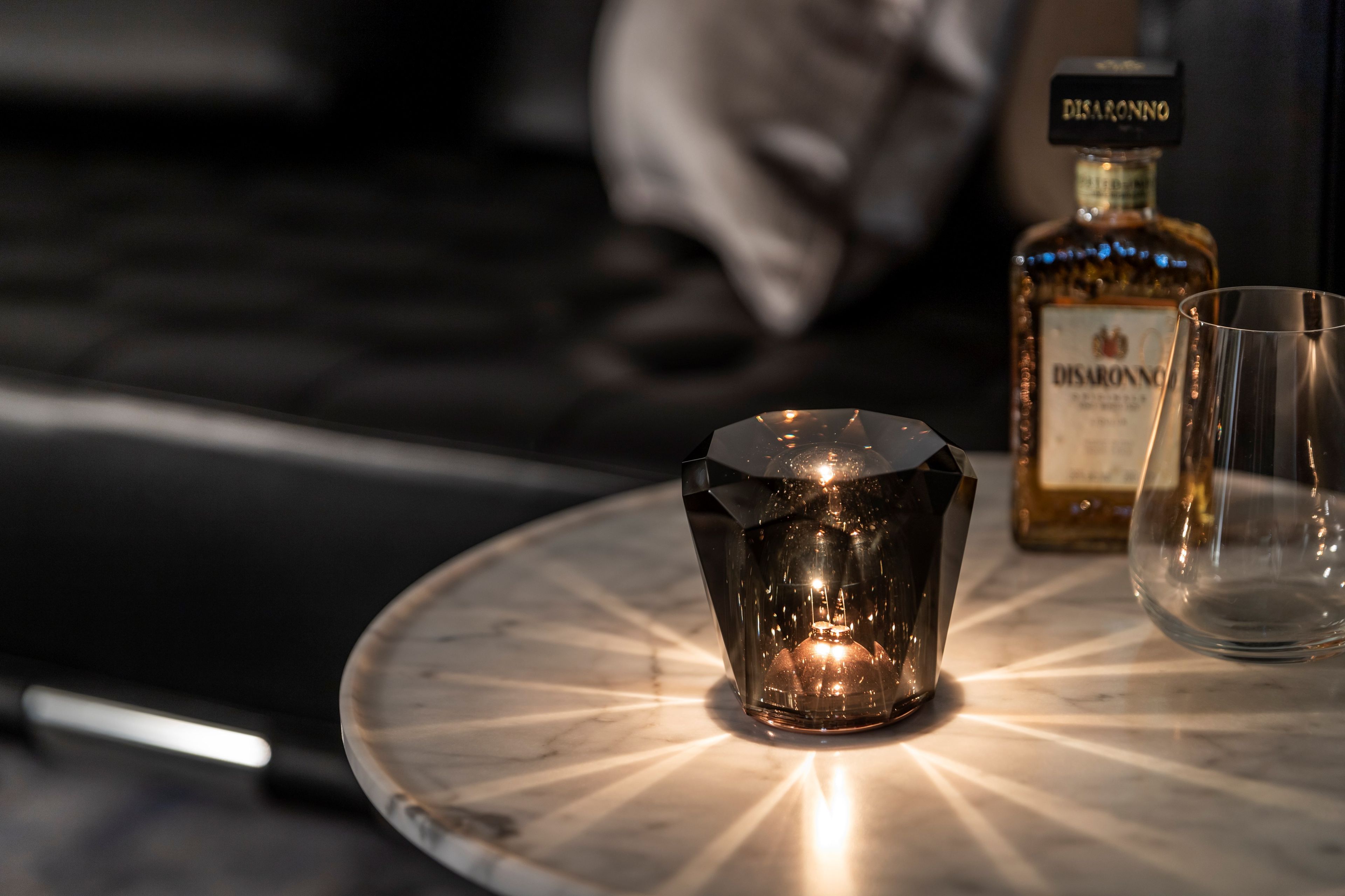 XTAL ACRUX/ DARK GRAY Table lamp By Ambientec