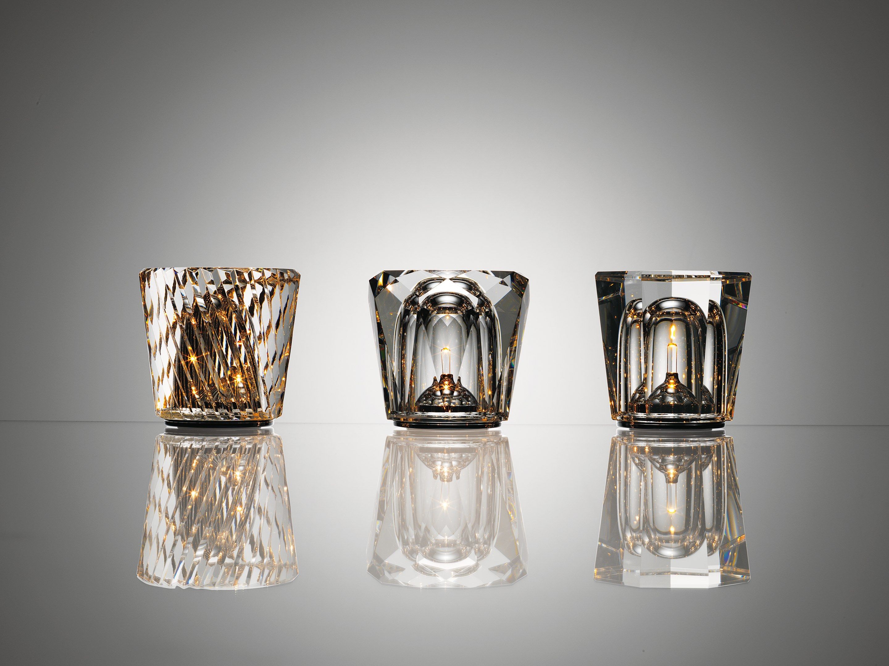 XTAL Table lamp By Ambientec