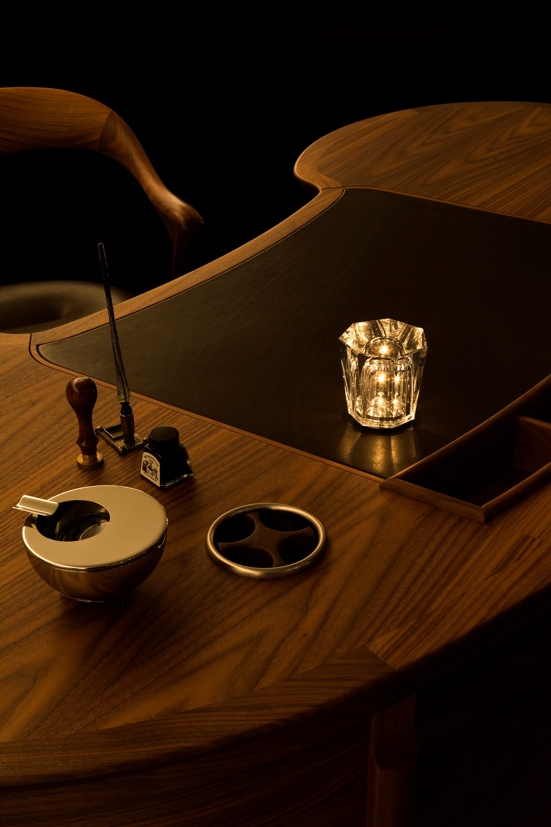 XTAL Table lamp By Ambientec