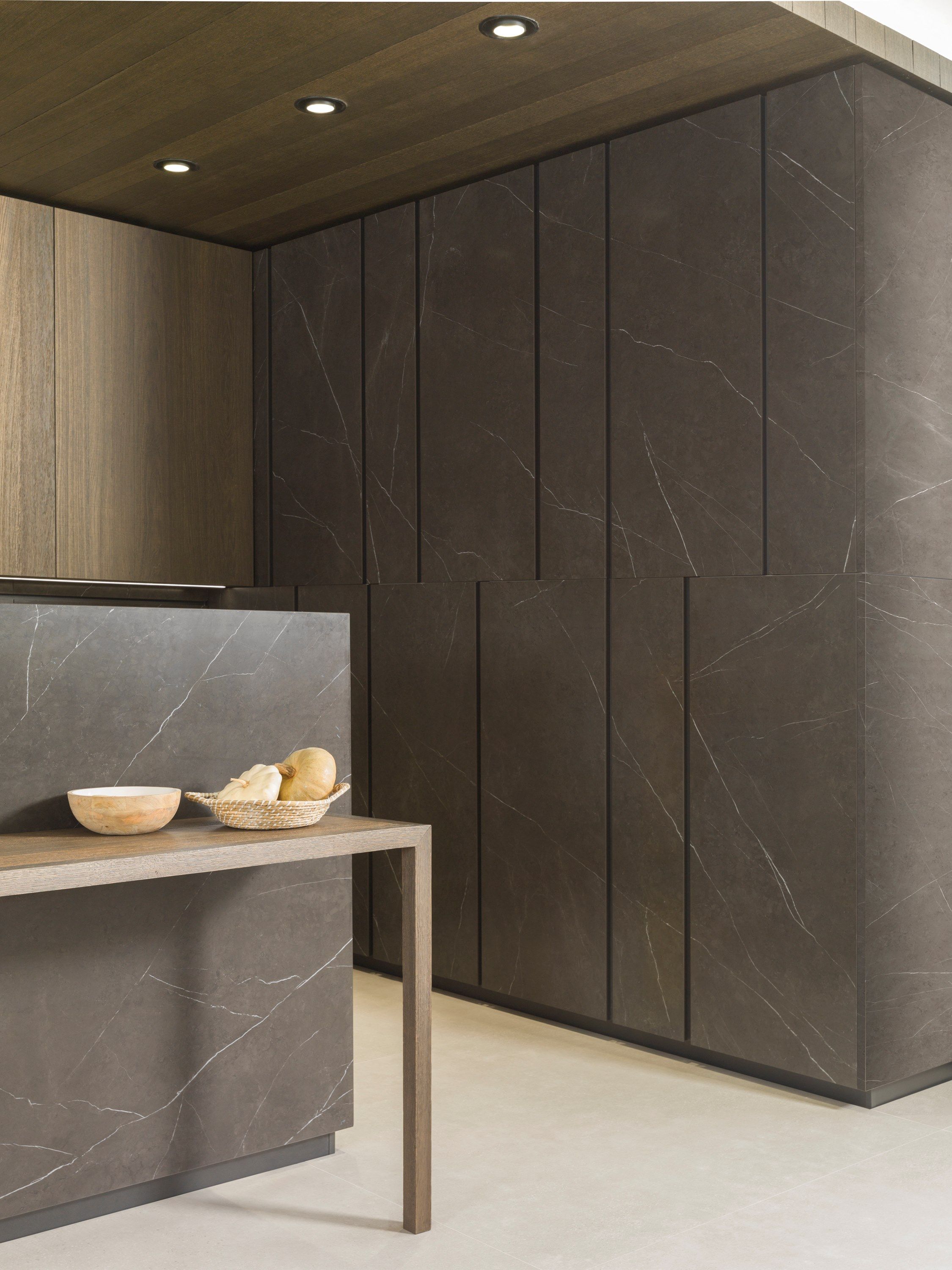 Pavimento/rivestimento effetto marmo XTONE - LIEM DARK By Porcelanosa
