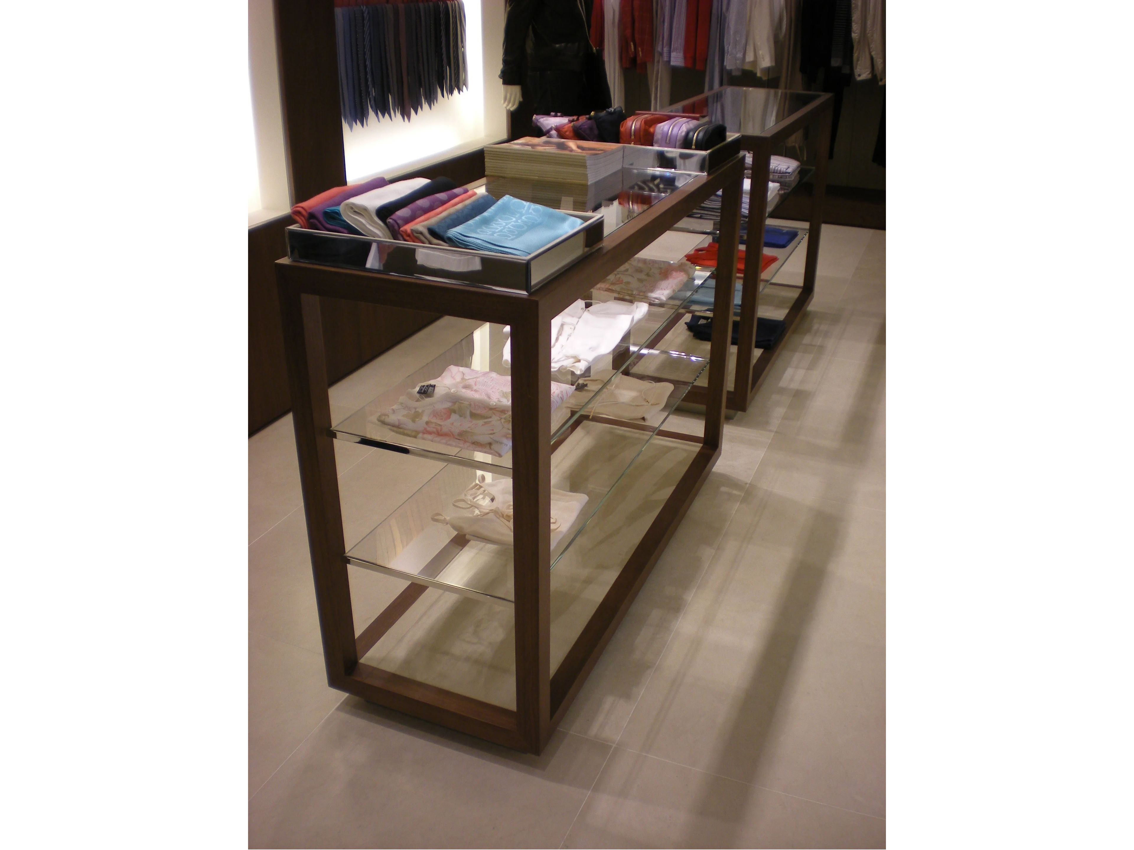 Retail display case Floor-standing retail display case By YDF