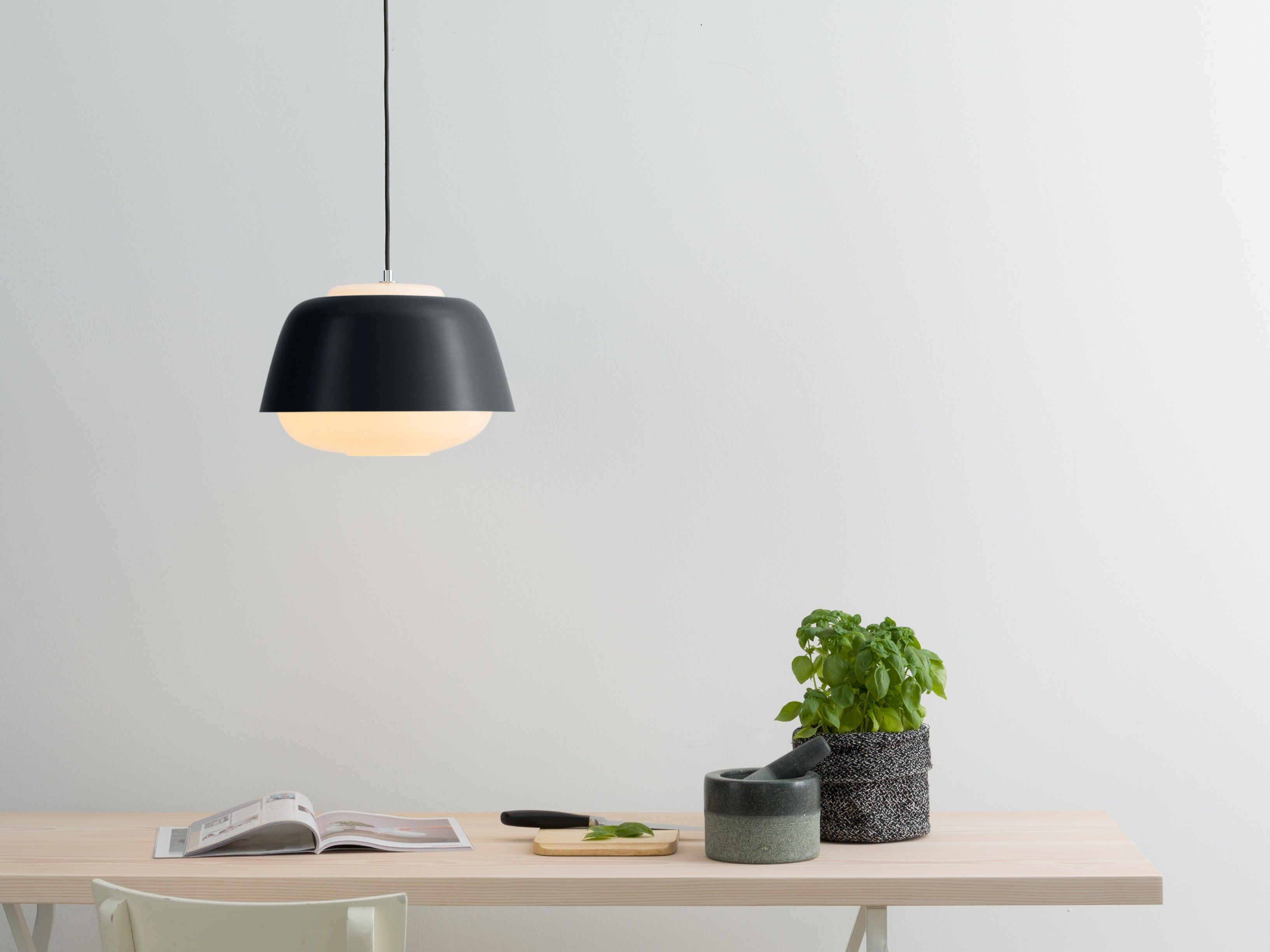 Glass and steel pendant lamp YOKO By TEO design Yuno design