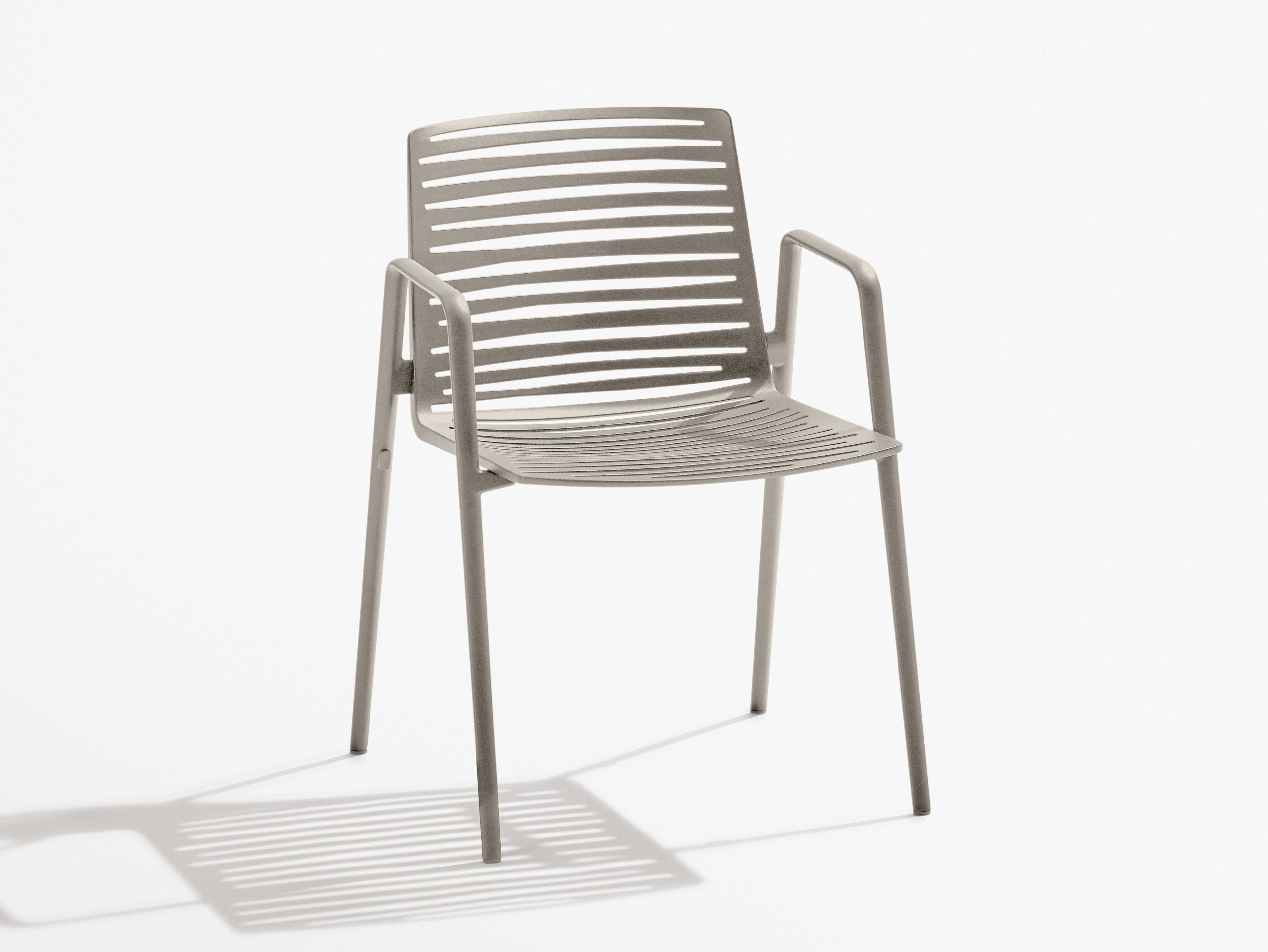 ZEBRA Aluminium garden chair with armrests By FAST | design Lievore Altherr