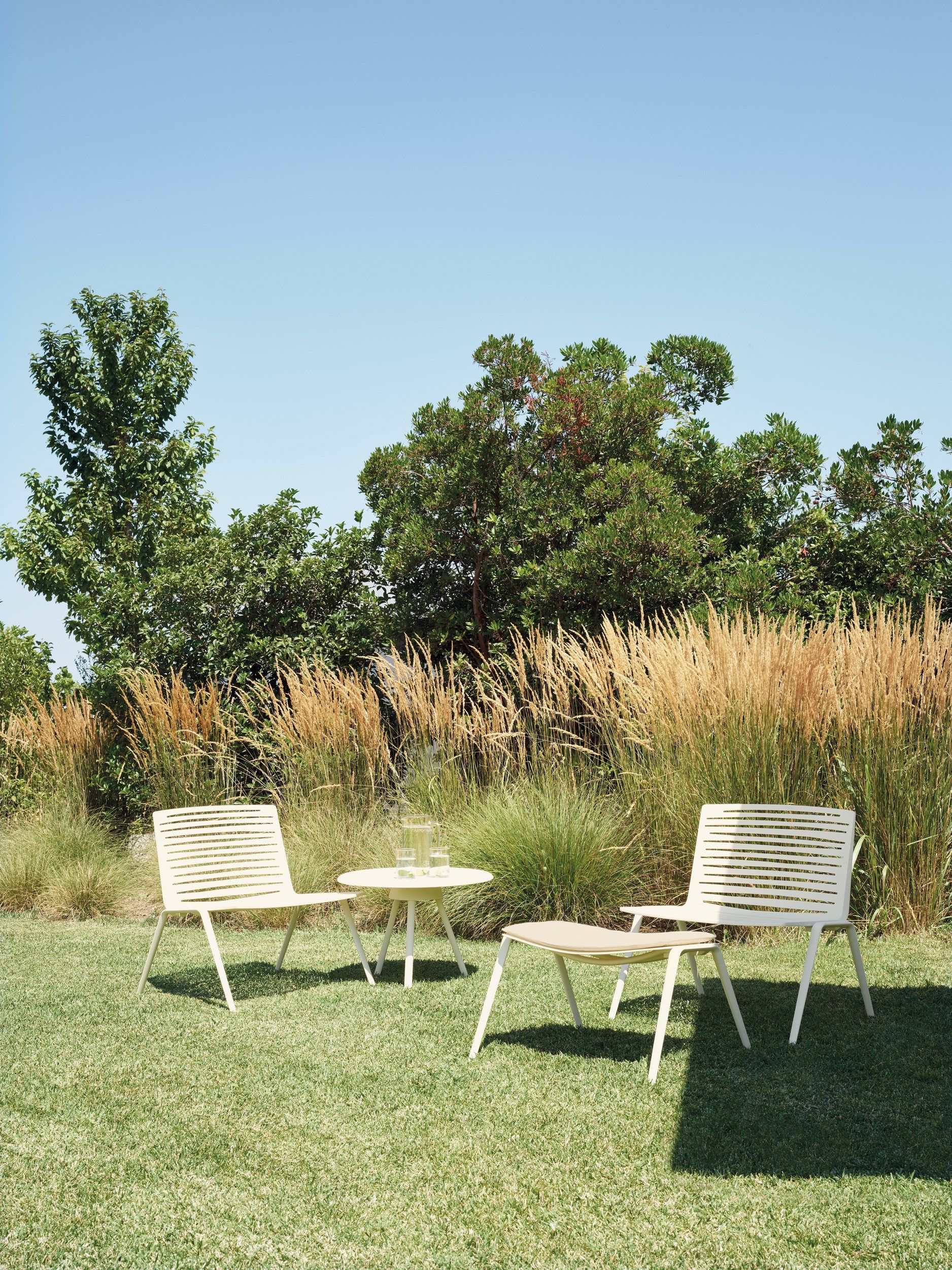 ZEBRA | Coffee table By FAST design Lievore Altherr