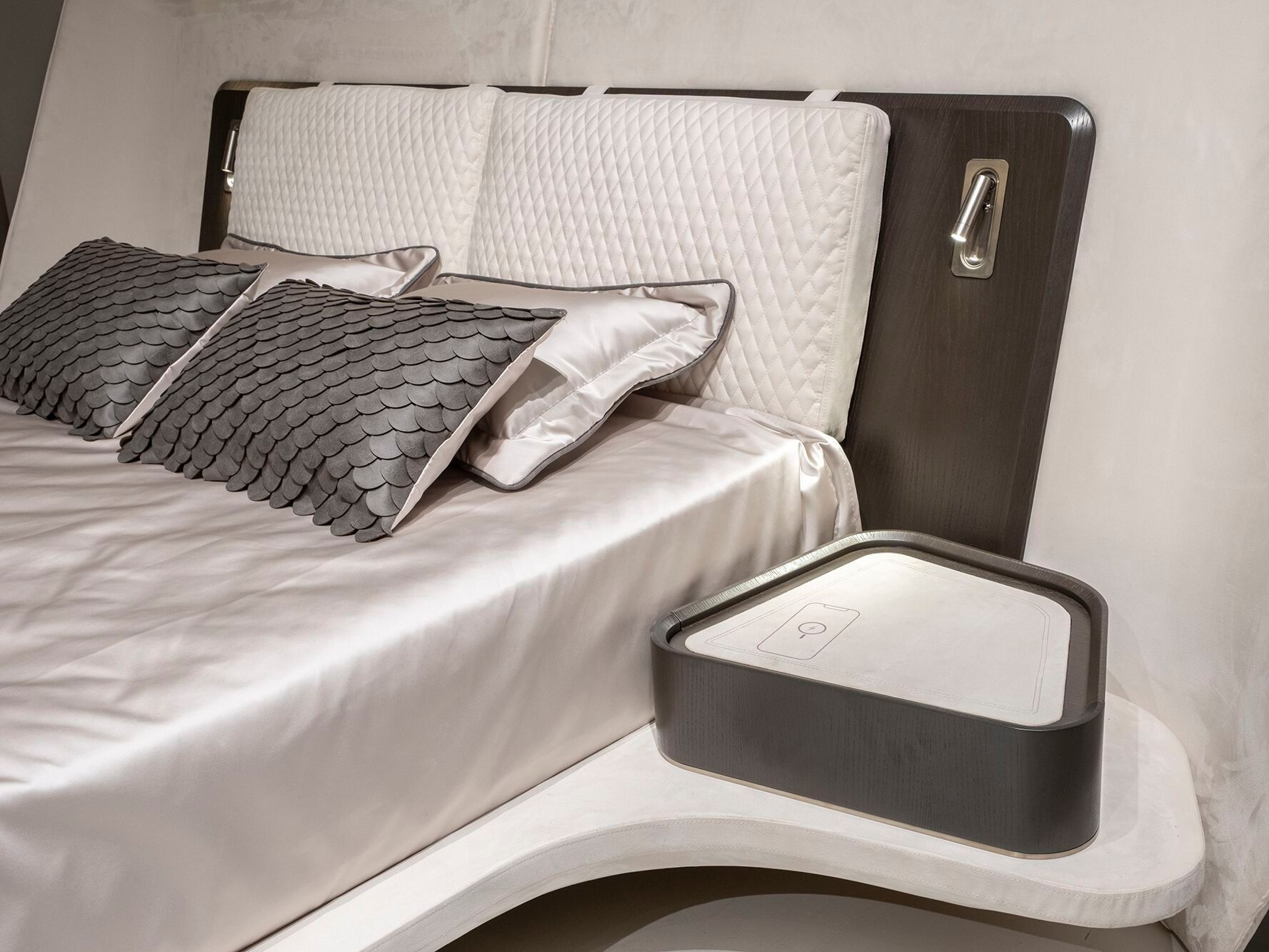 ATHENA Bed By ZEBRANO