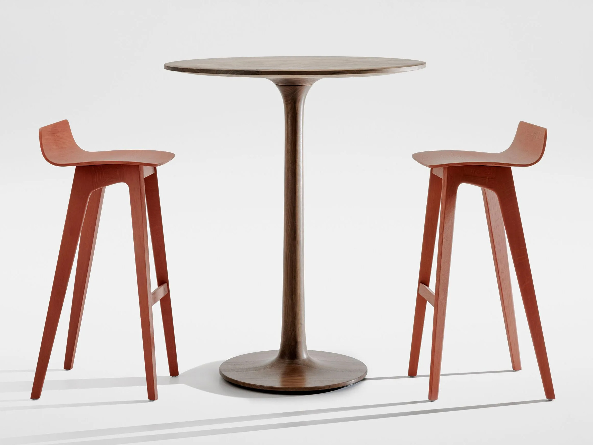 TURNTABLE HIGH Round wooden high table By ZEITRAUM | design Formstelle