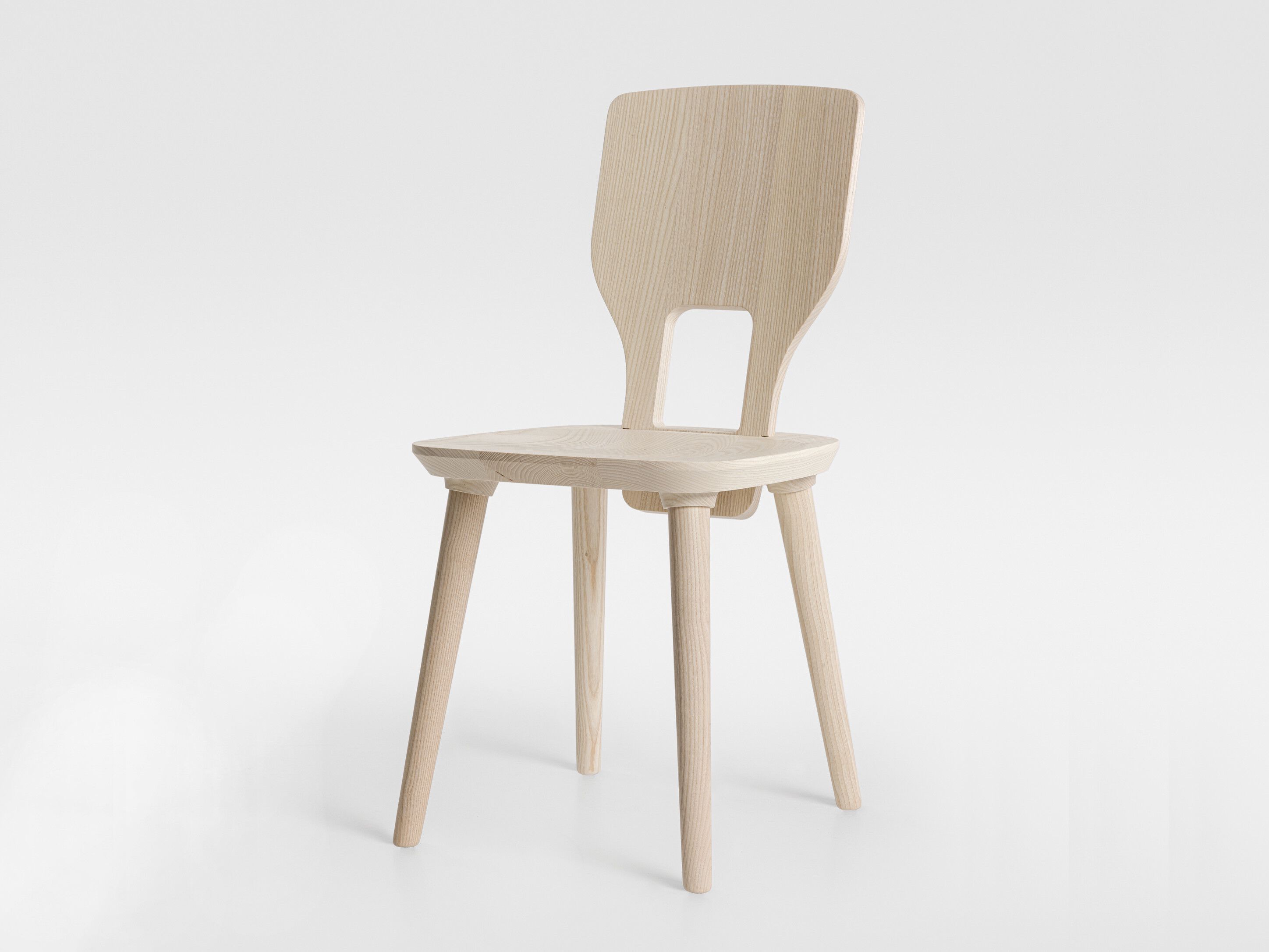 VNA CHAIR Chair By ZEITRAUM