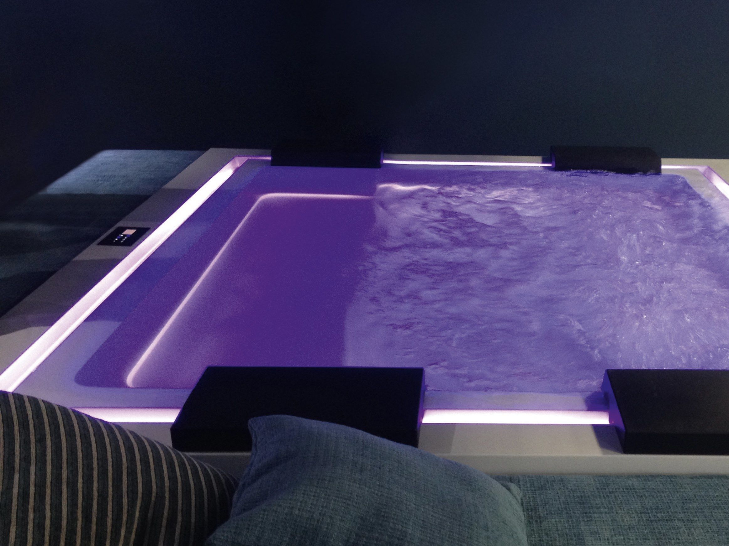 Minipiscina rettangolare con idromassaggio ZEN Collezione Treesse Ghost ...