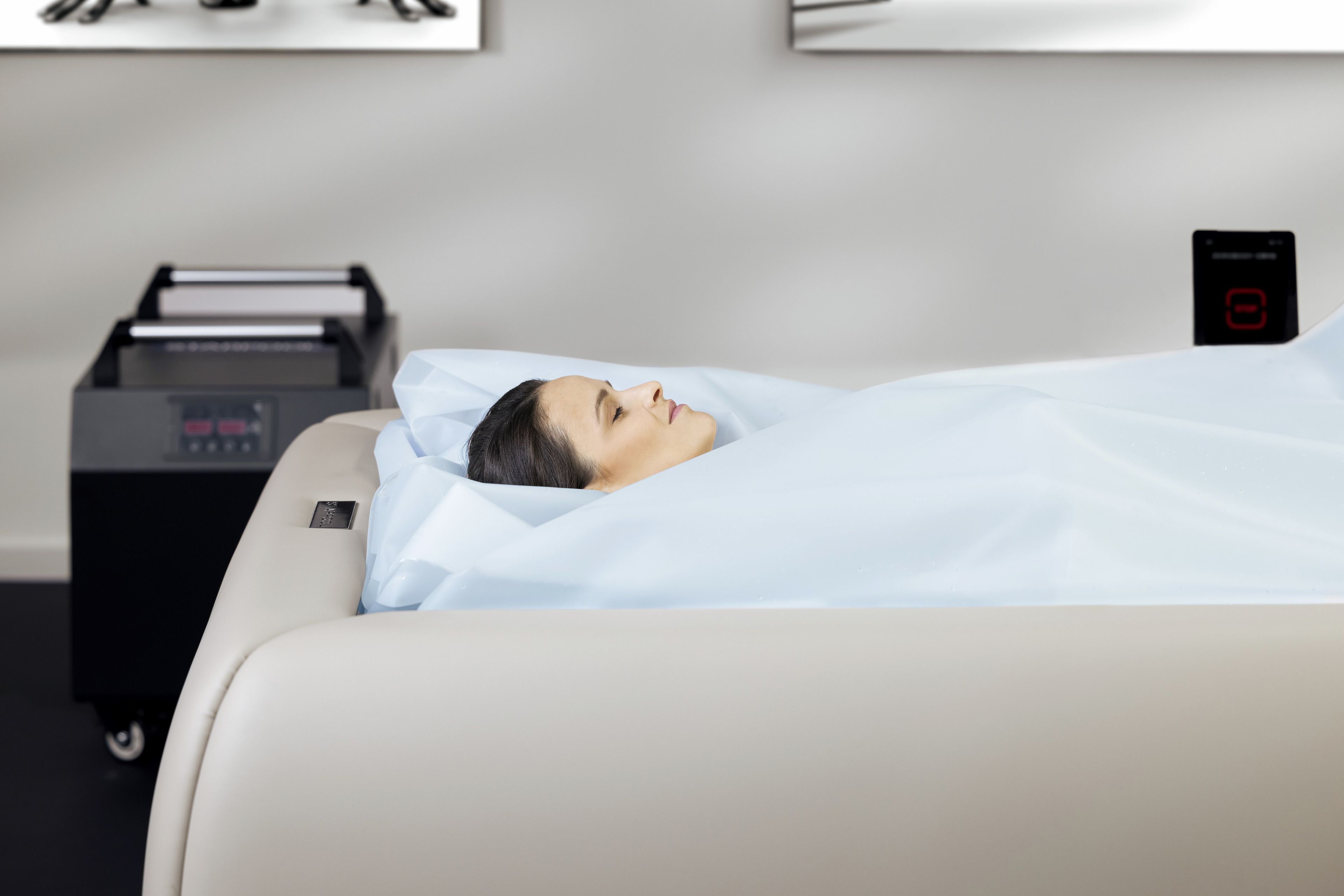 ZEROBODY CRYO Cold Therapy spa bed By STARPOOL | design Cristiano Mino