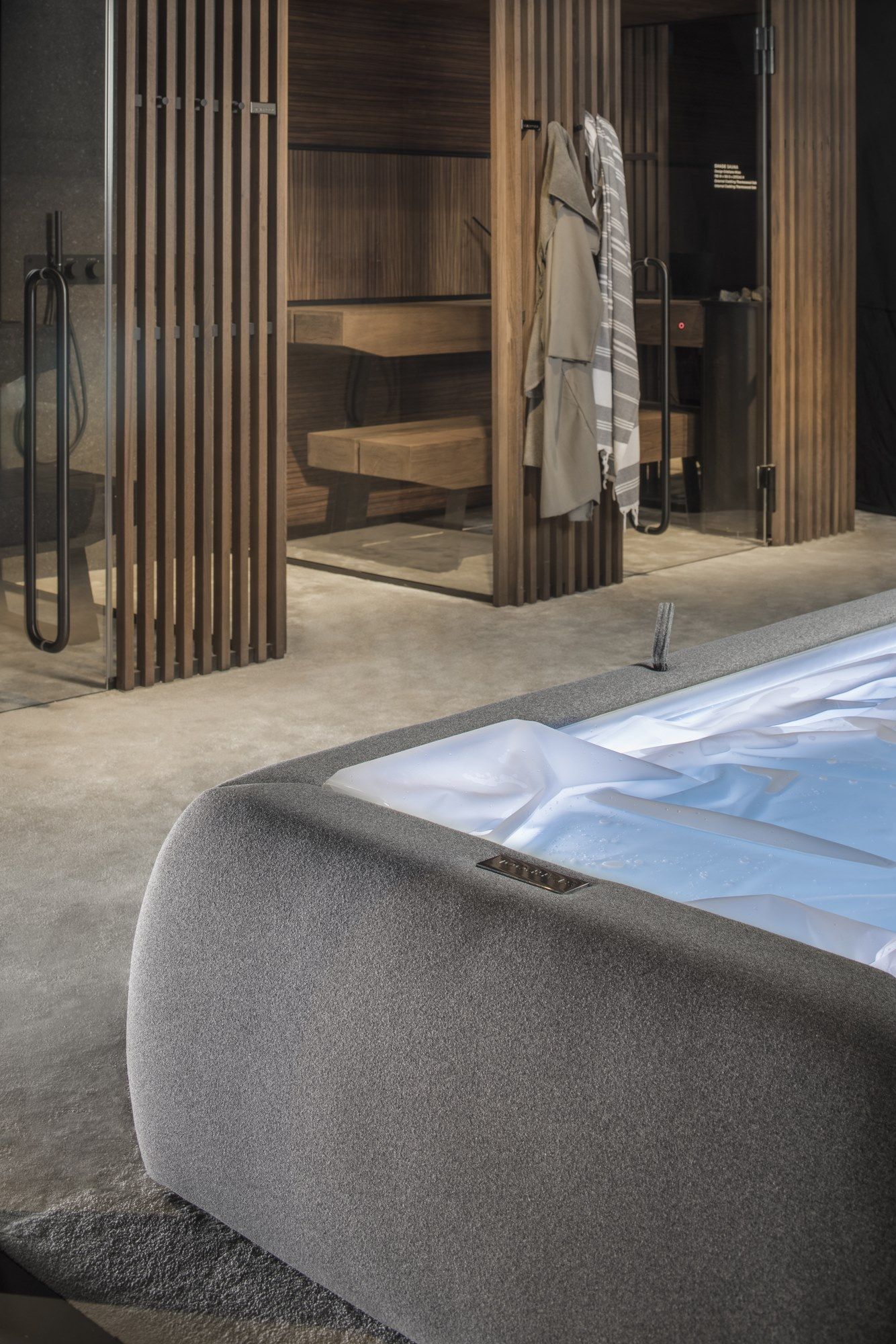 ZEROBODY PERSONAL Water spa bed By STARPOOL | design Cristiano Mino