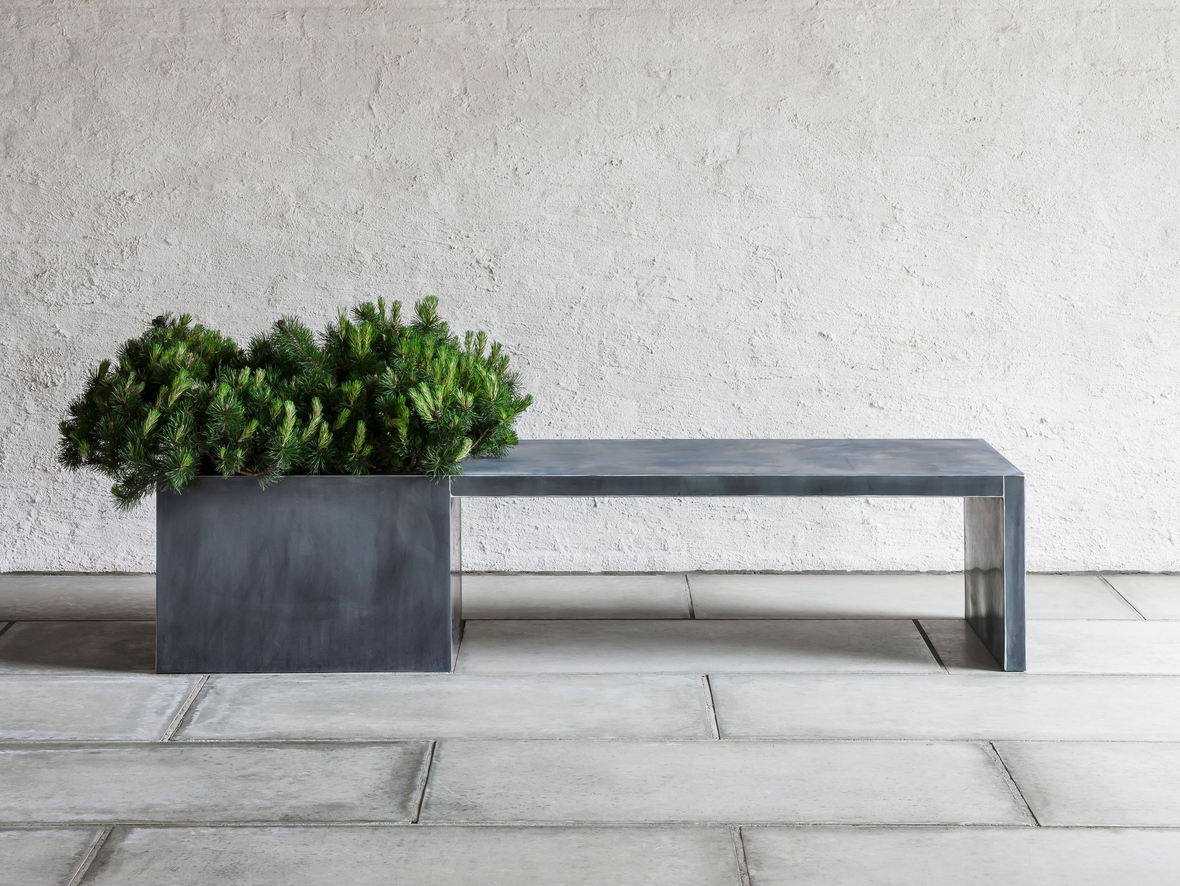 Zinc garden bench with integrated planter ZINC IN OUT By DOMANI design ...