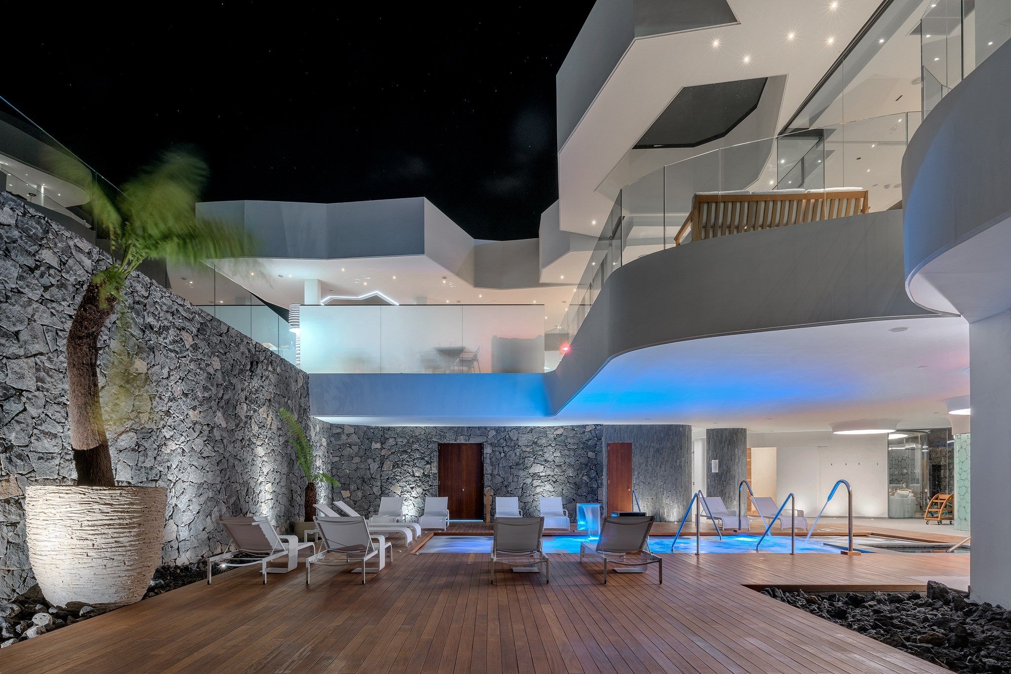 Ceiling-mounted aluminium emergency light ZINER By DAISALUX