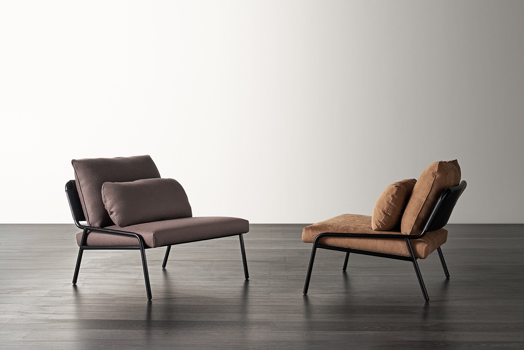 ZOE Fabric and leather armchair By Meridiani | design Andrea Parisio