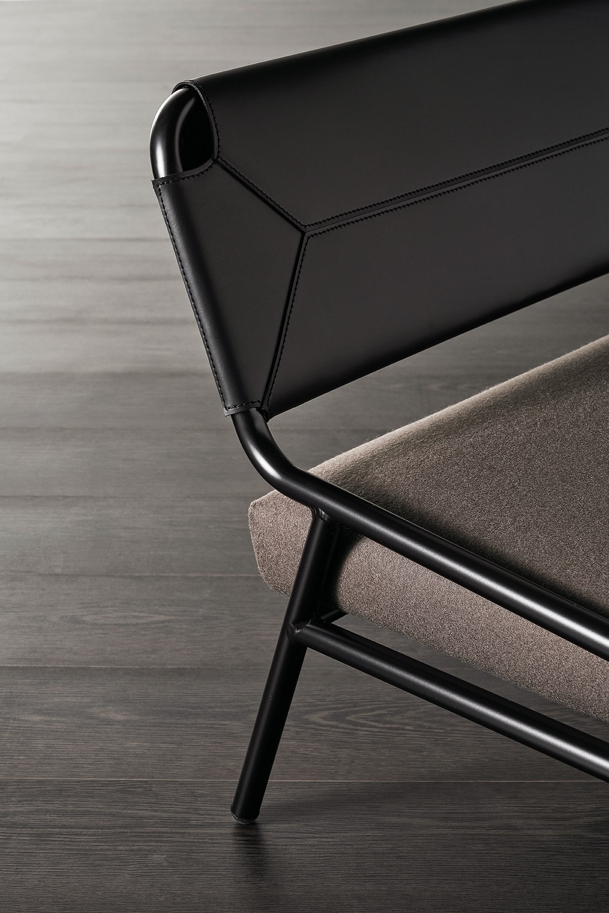 ZOE Fabric and leather armchair By Meridiani | design Andrea Parisio