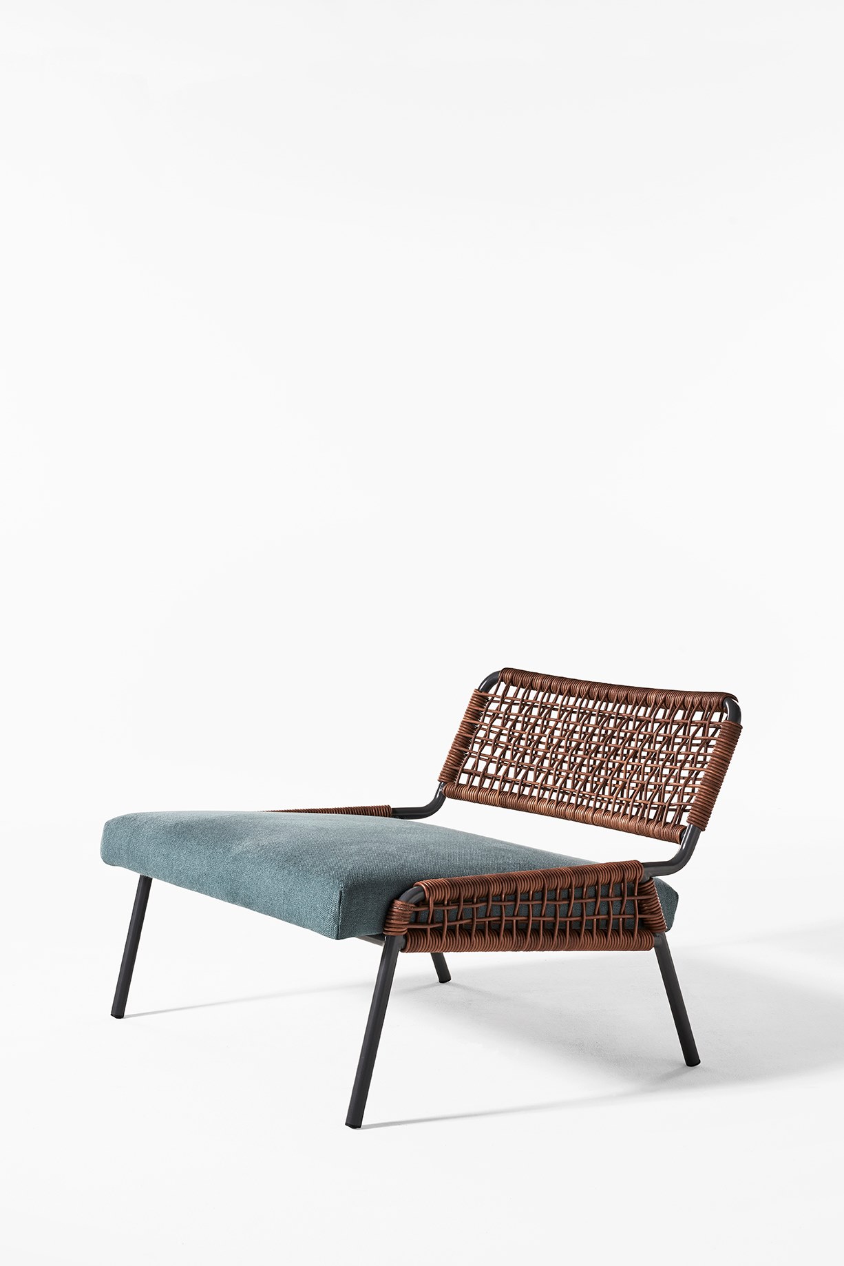 ZOE Fabric and leather armchair By Meridiani | design Andrea Parisio