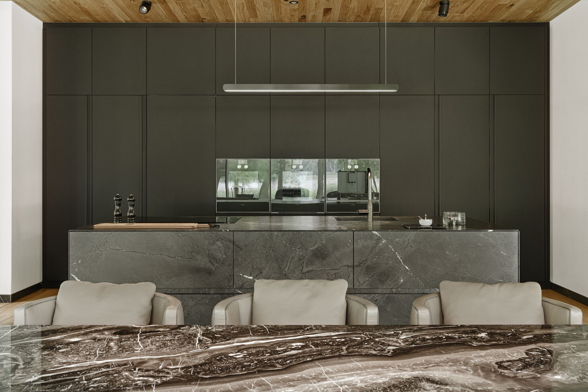 MONOLITH 2.0 Custom kitchen with island By Zajc