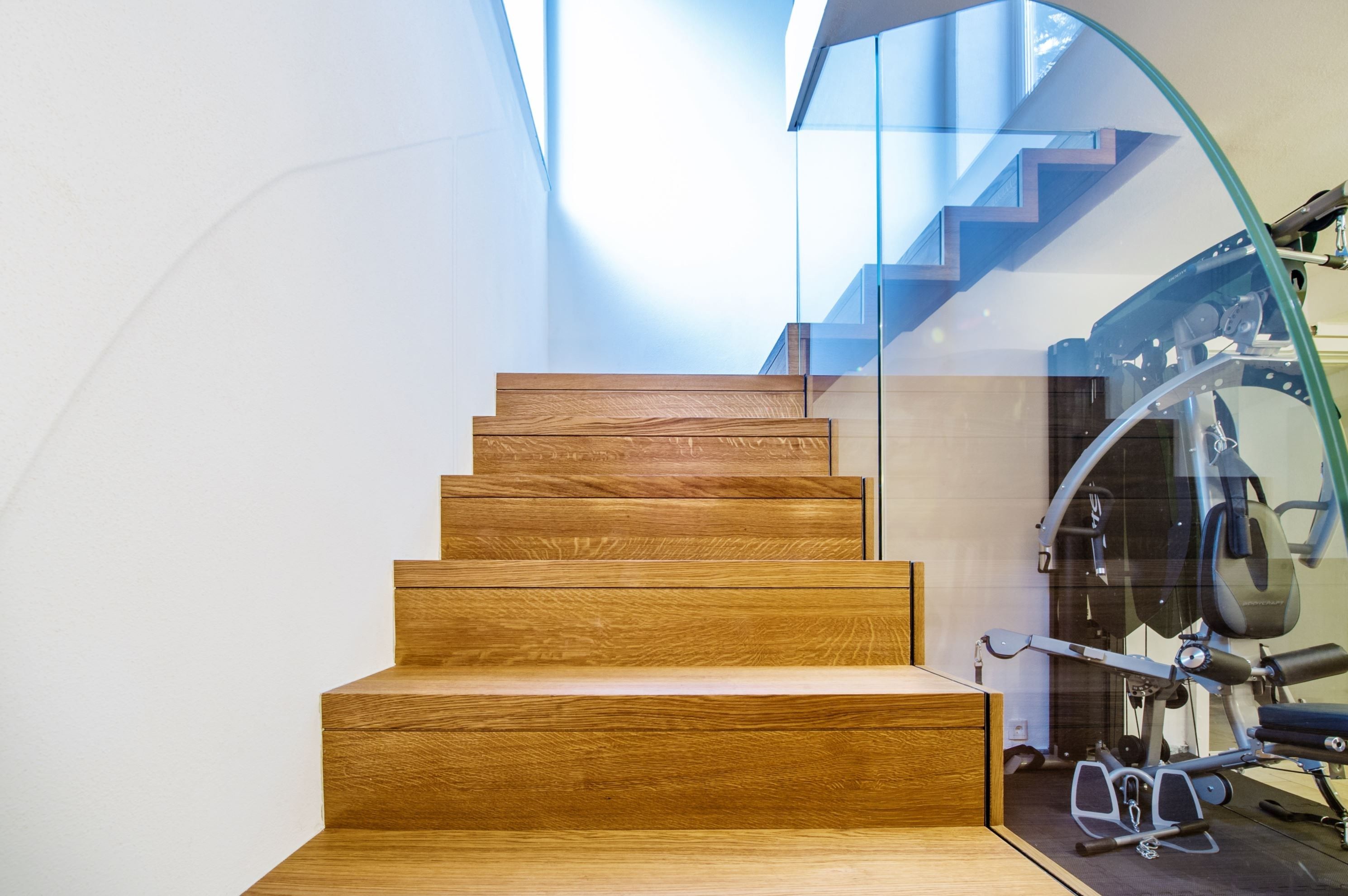 L-shaped glass Open staircase Zig-Zag Case By Siller Treppen