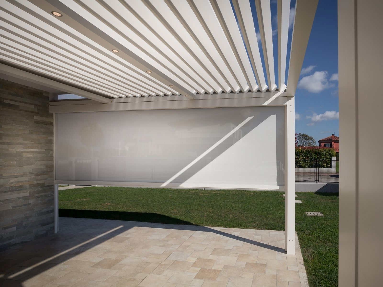 TAYLOR | Wall-mounted pergola Taylor Collection By Belle Pergole