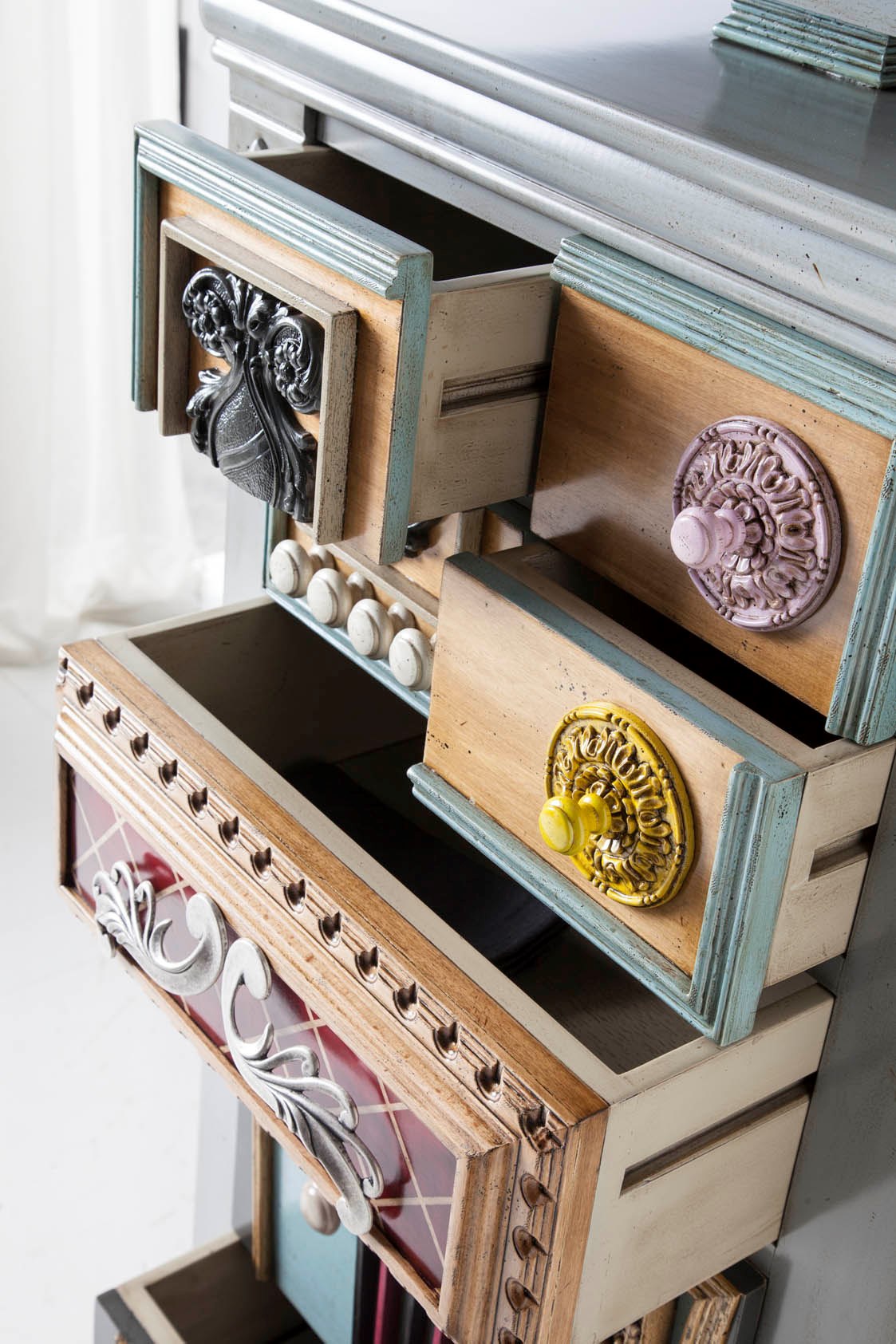 Wooden chest of drawers MR. ROBOT Robot Collection By LOLA GLAMOUR