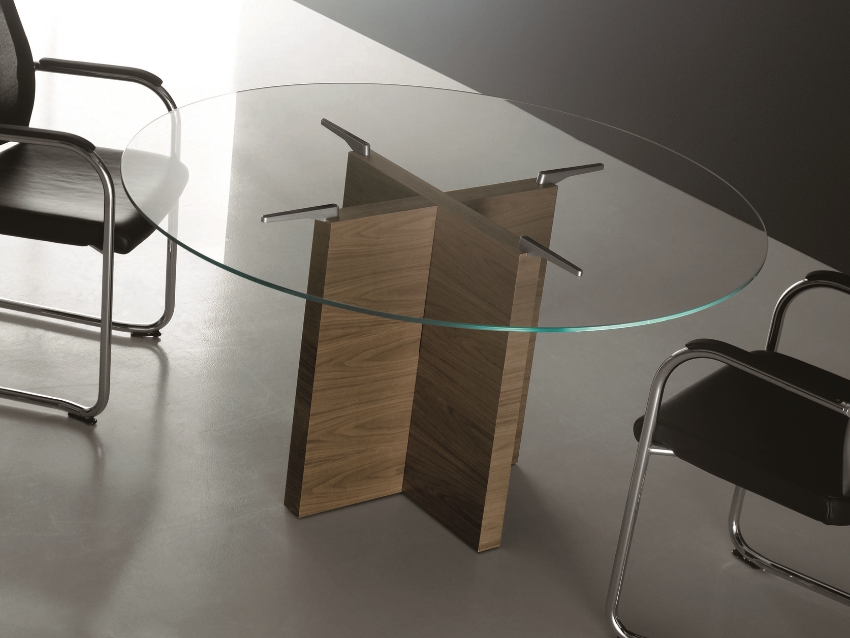 A2 ROUND Round glass meeting table By BK Contract | design Gabriel Teixidó