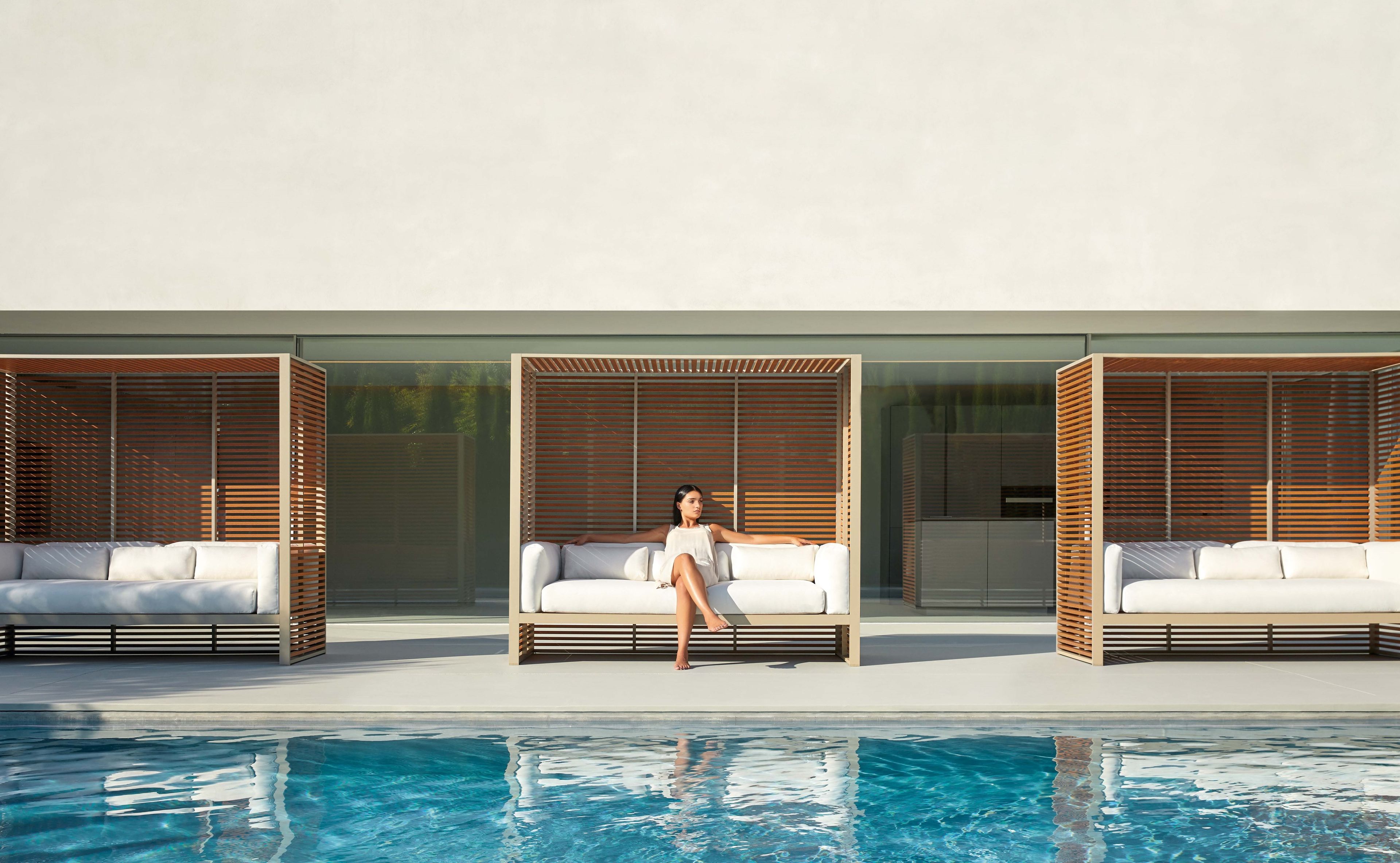 DNA AL FRESCO Canopy teak garden sofa By GANDIABLASCO | design José ...