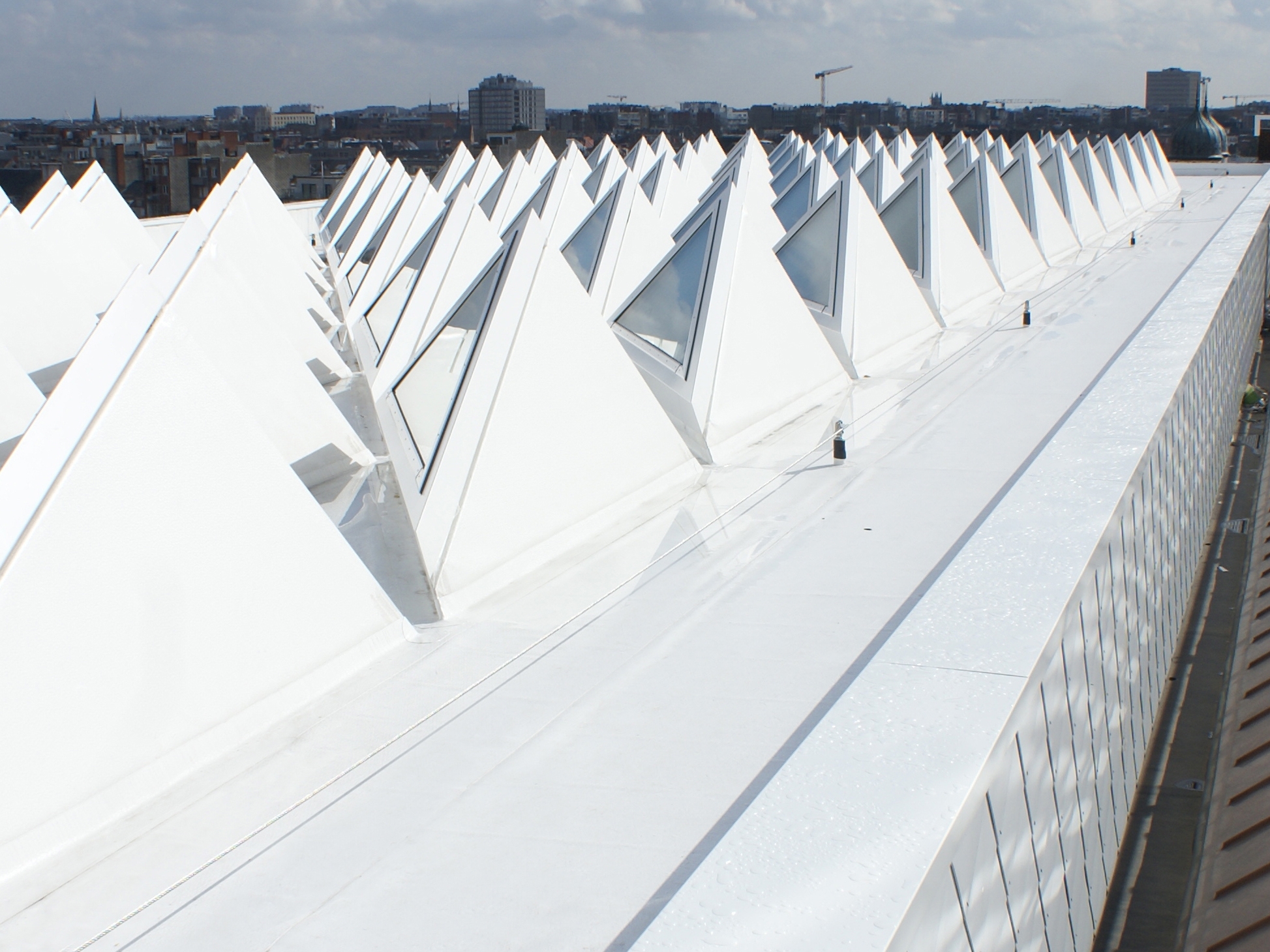 RENOLIT ALKORPLAN Bright Prefabricated polymer membrane By RENOLIT ...