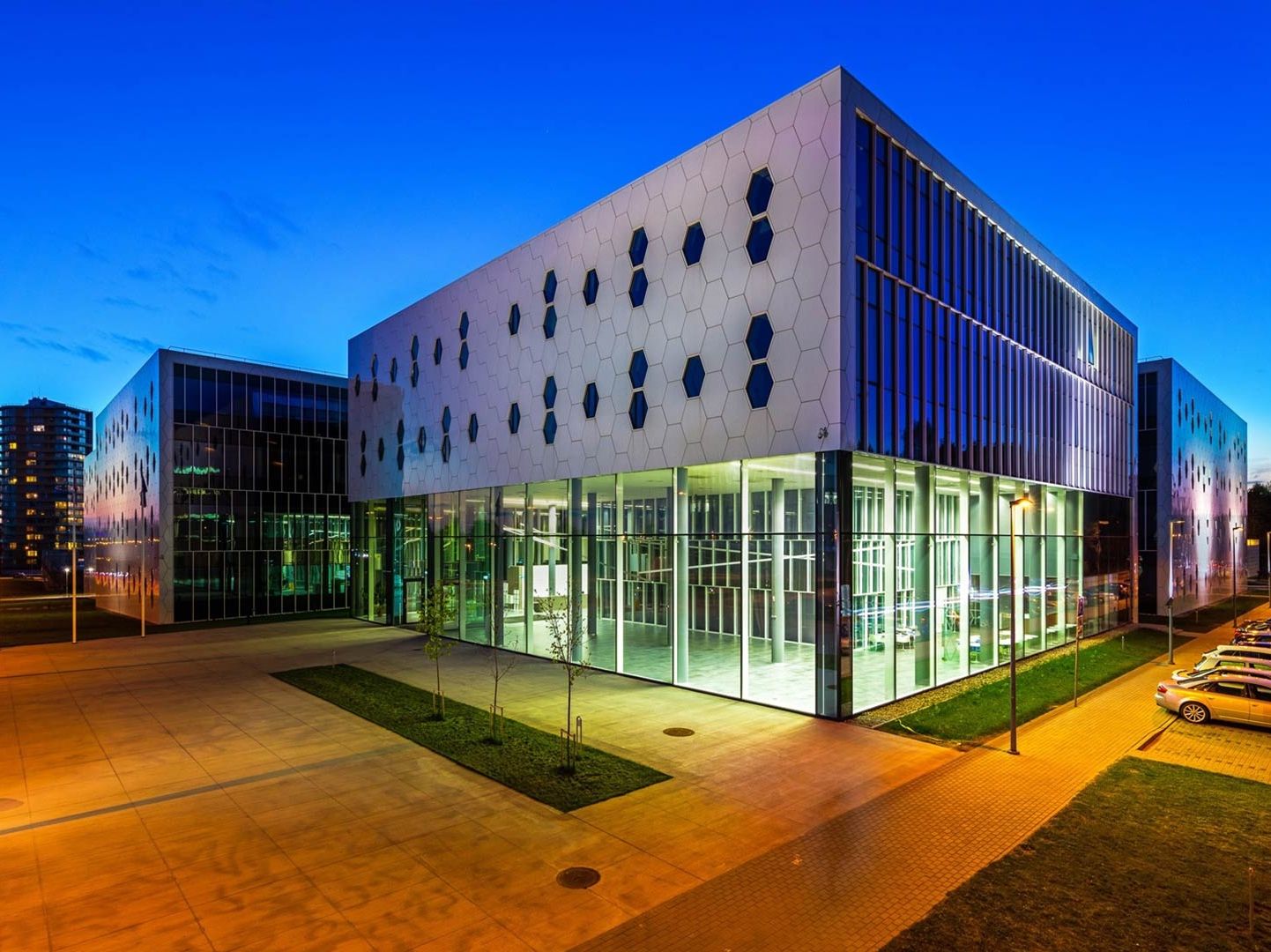 ALUCOBOND® sparkling Composite material facade panel By 3A Composites