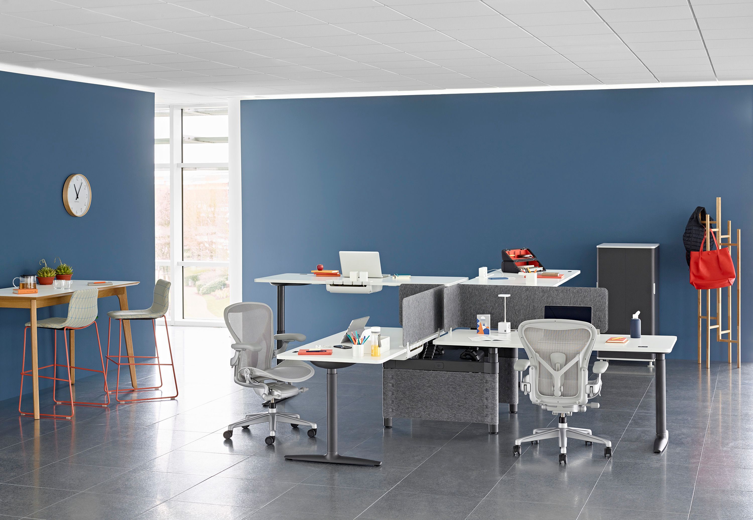 ATLAS OFFICE LANDSCAPE | Office desk with shelves Atlas Collection By ...