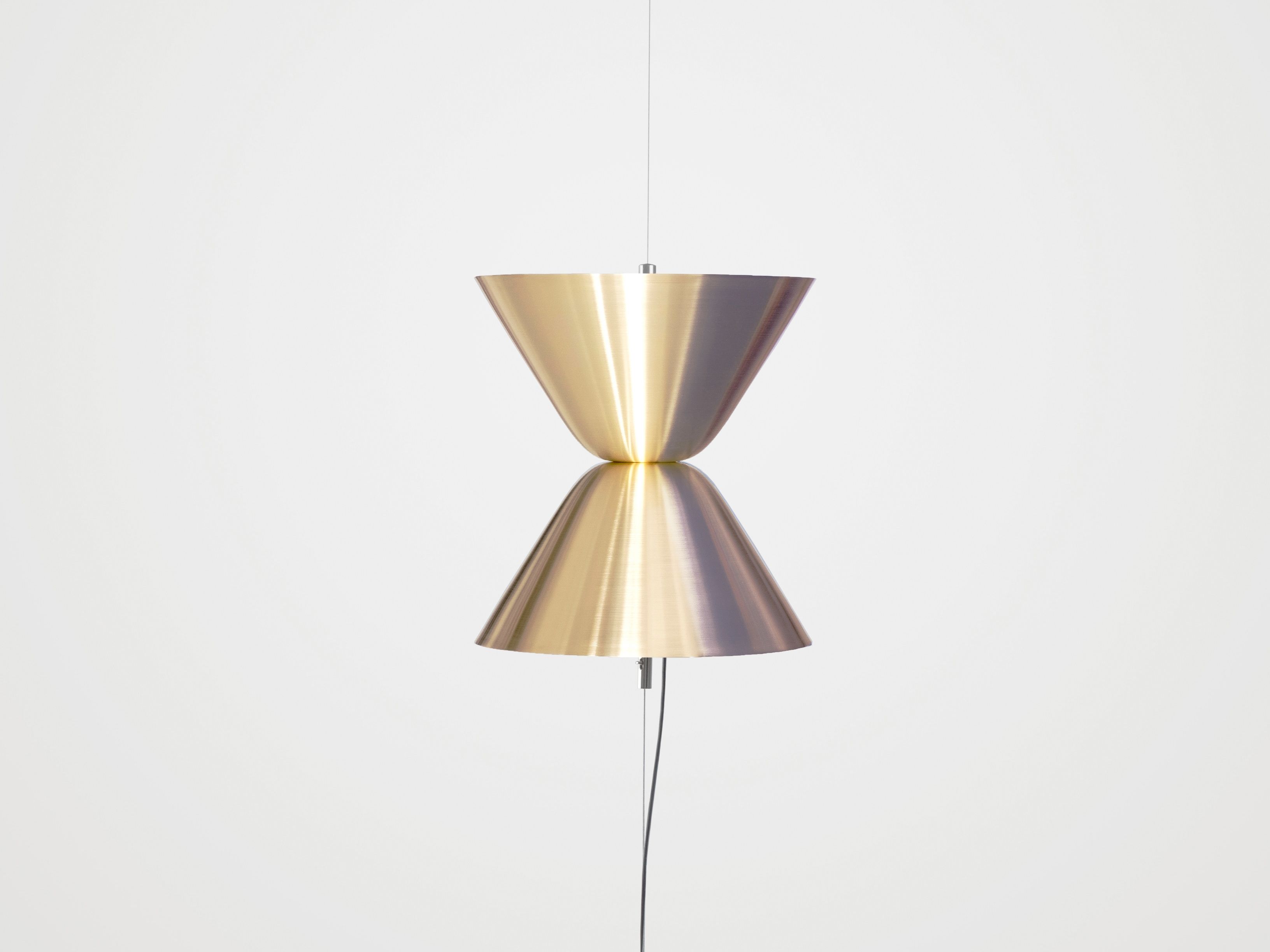AUREOLE | Brass pendant lamp By Daniel Becker Studio