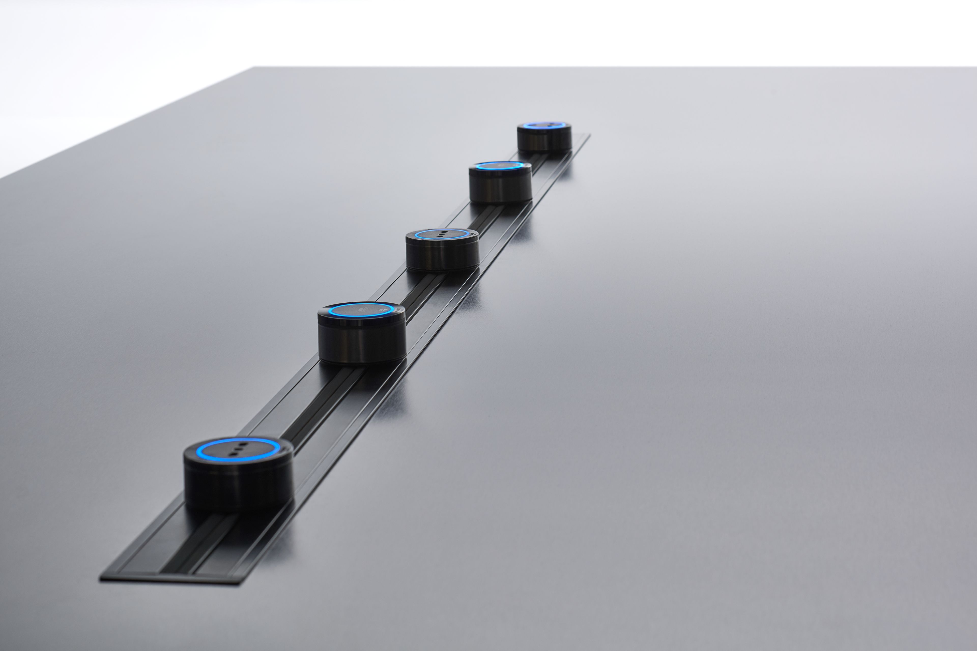 AXY Rectangular meeting table with cable management By MDF Italia ...